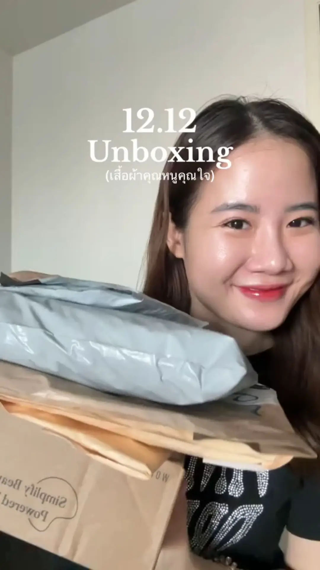 ป้ายยาเสื้อผ้าไว้ใส่ช่วงปลายปี | วิดีโอที่เผยแพร่โดย Pakji review73 | Lemon8