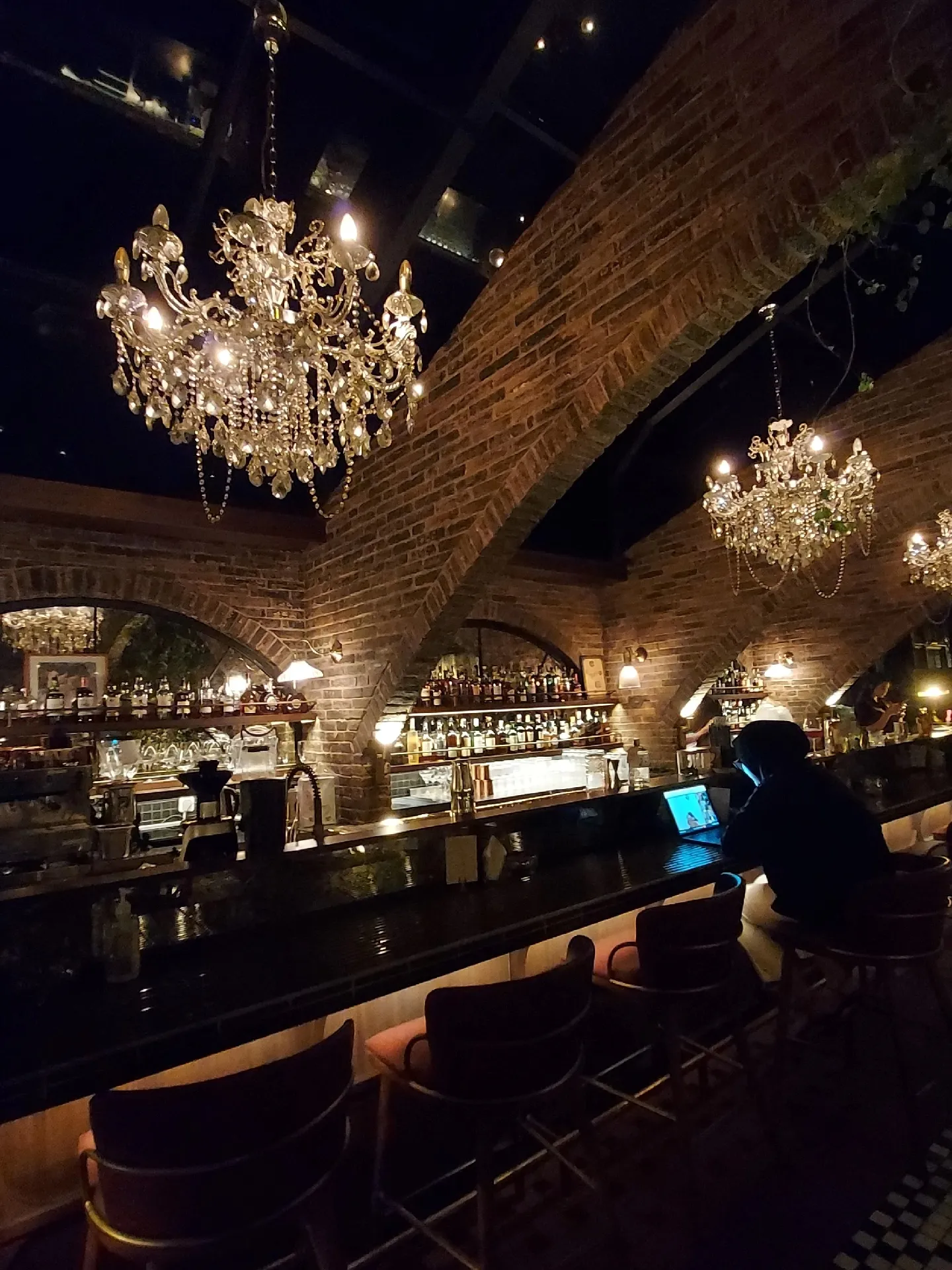 aom dinning club | Galeri diposting oleh nael | Lemon8