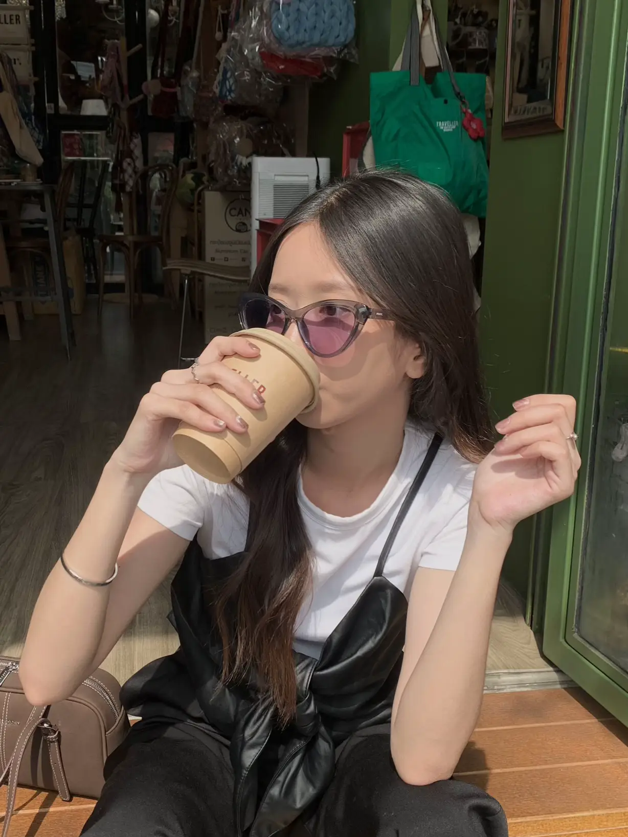 Create look กับแว่นกันแดดแฟชั่นยังไง ให้มันจึ้ง🕶️‼️ | แกลเลอรีที่โพสต์โดย jry | Lemon8