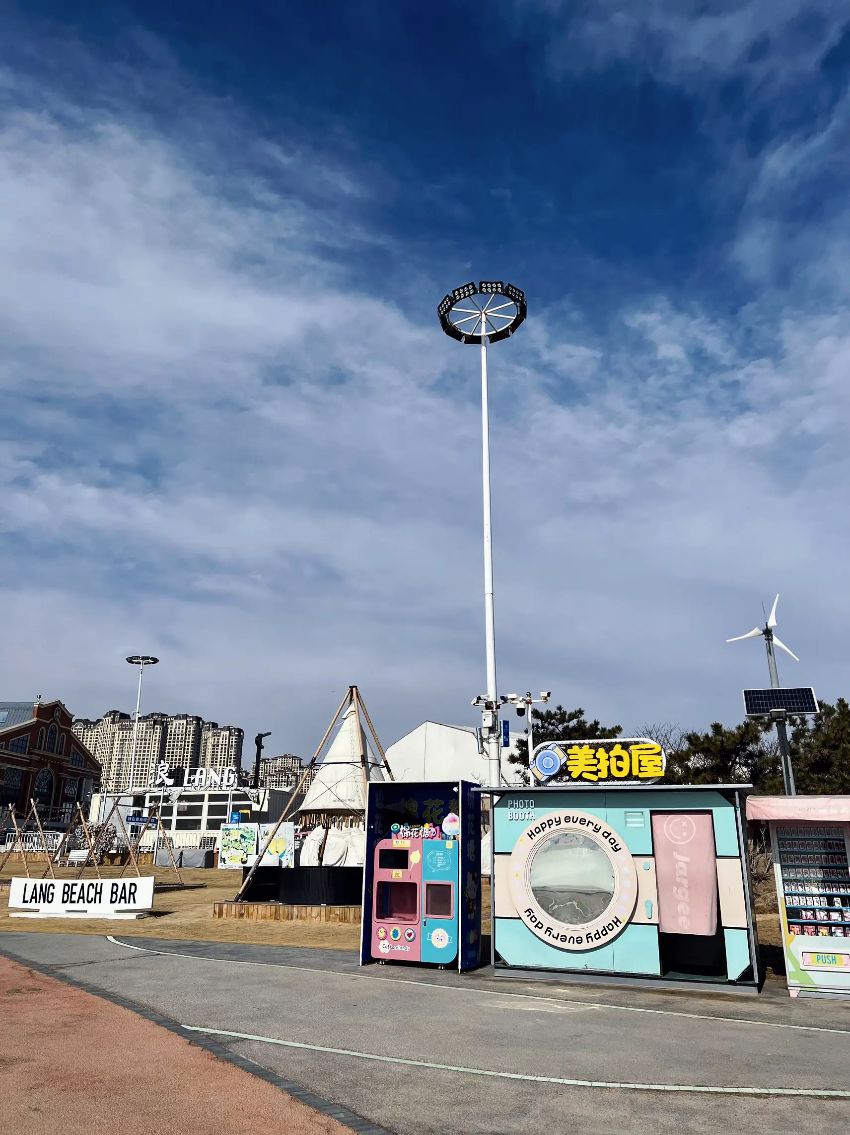 สถานที่จัดเทศกาลเบียร์ที่จีน🍻 ใหญ่มาก 🇨🇳 แกลเลอรีที่โพสต์โดย Net さん