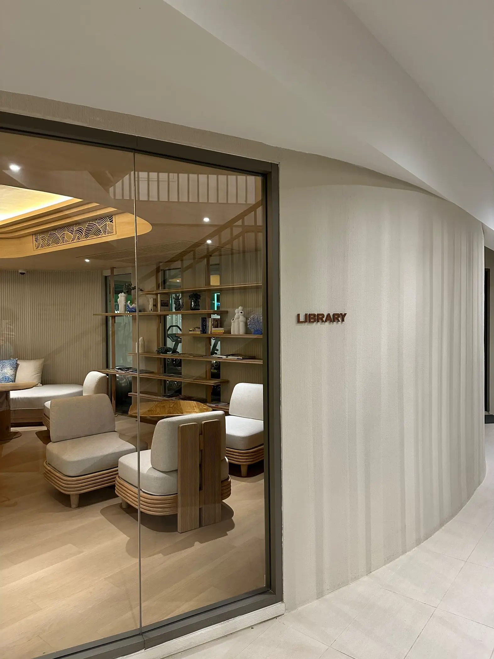 รีวิวโรงแรมใหม่แกะกล่อง U hua hin | แกลเลอรีที่โพสต์โดย Chakkrin Matoom | Lemon8