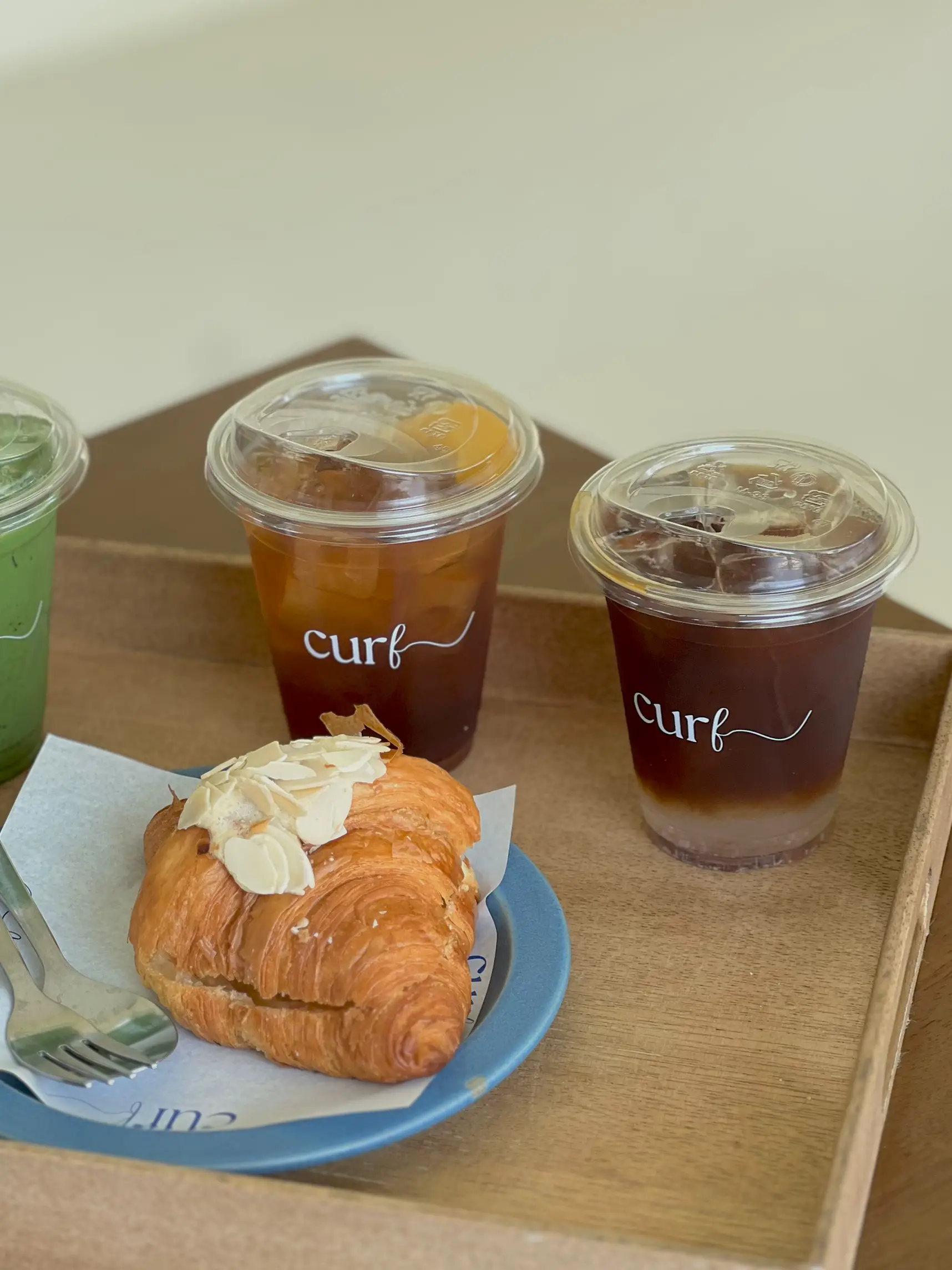Curf cafe 🥐🥤| คาเฟ่น่ารักๆที่ตั้งอยู่บนเนินเขาเล็กๆ | แกลเลอรีที่โพสต์ ...