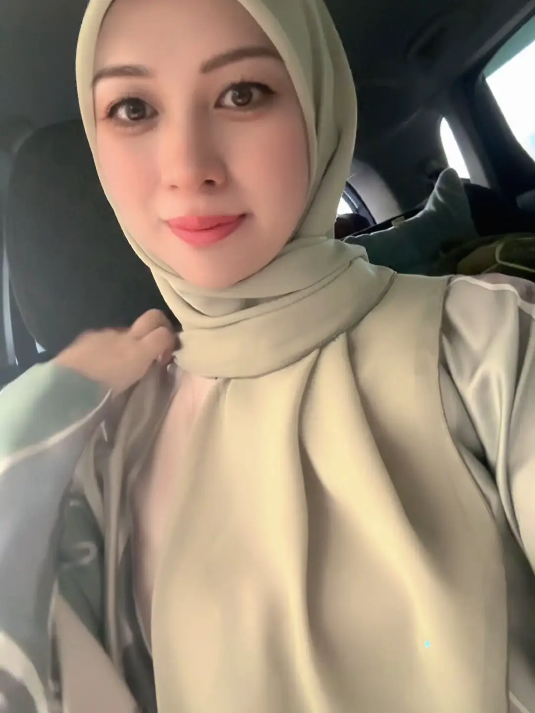 Harini kemana? Sage green in action 💚 | Video diterbitkan oleh CA | Lemon8