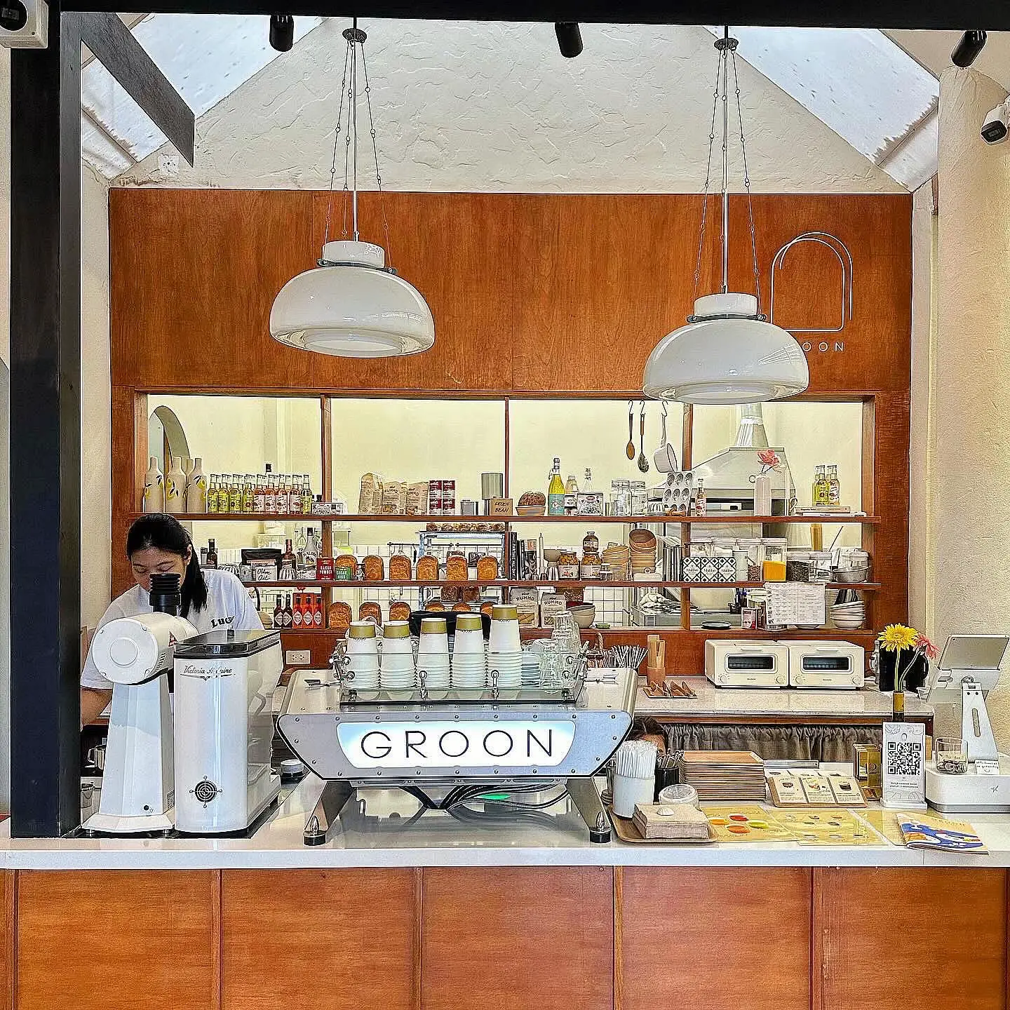 GROON : คาเฟ่สุดมินิมอลย่านนิมมาน ครบ จบ ทั้งกาแฟดี ถ่ายรูปปัง | แกลเลอ ...