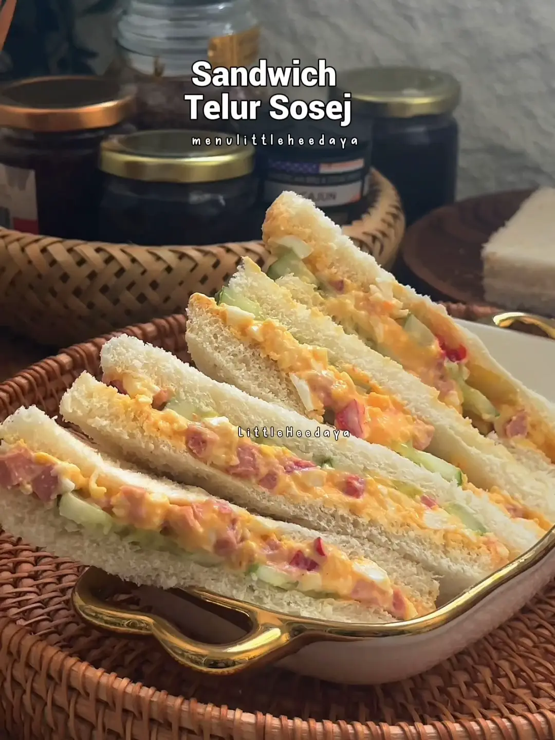 Sandwich Telur Sosej | Video diterbitkan oleh Little Heedaya | Lemon8