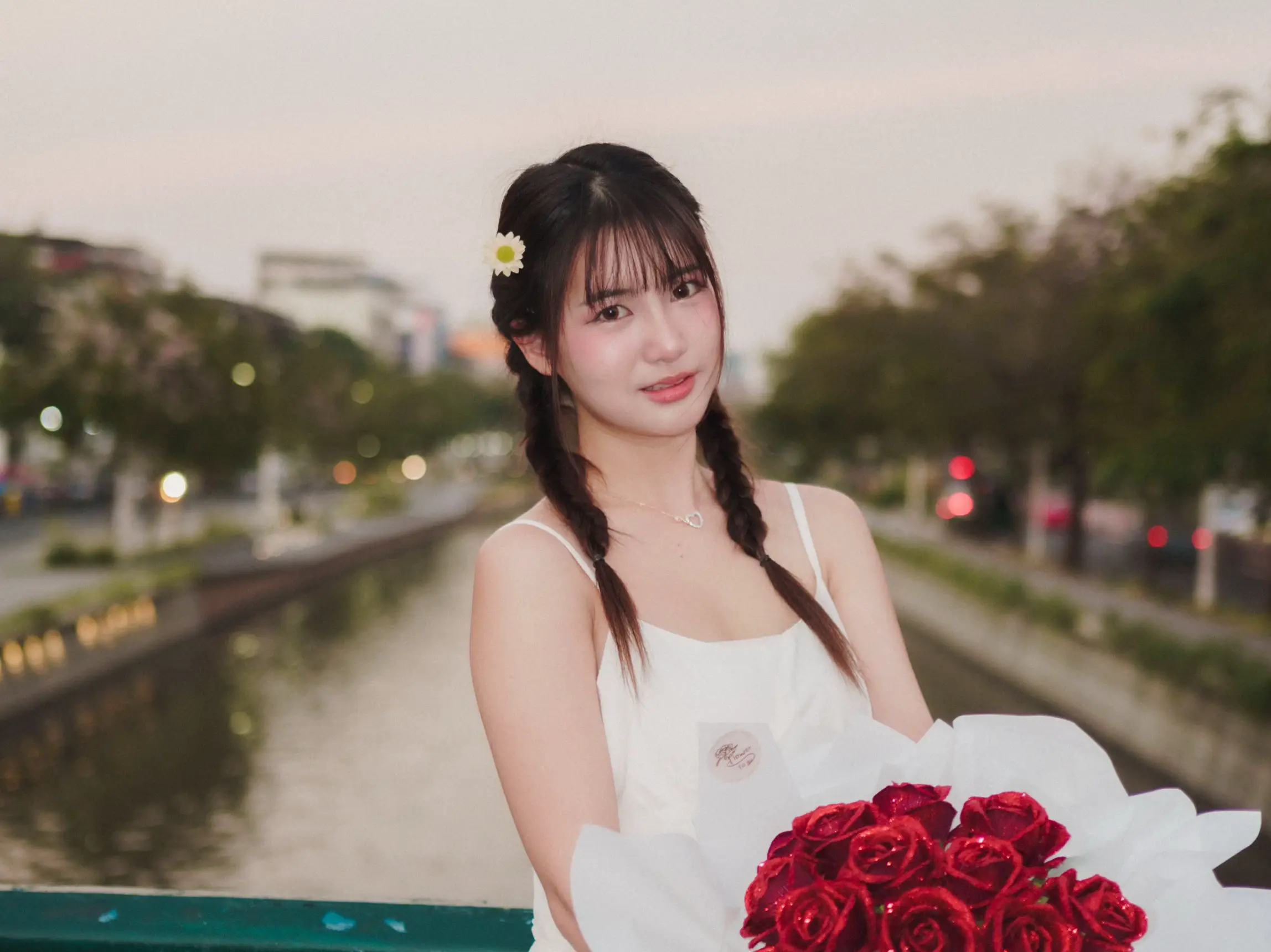 ถ่ายรูปเปิดแฟลช กับ ZV-E10 | แกลเลอรีที่โพสต์โดย ⠀B | Lemon8