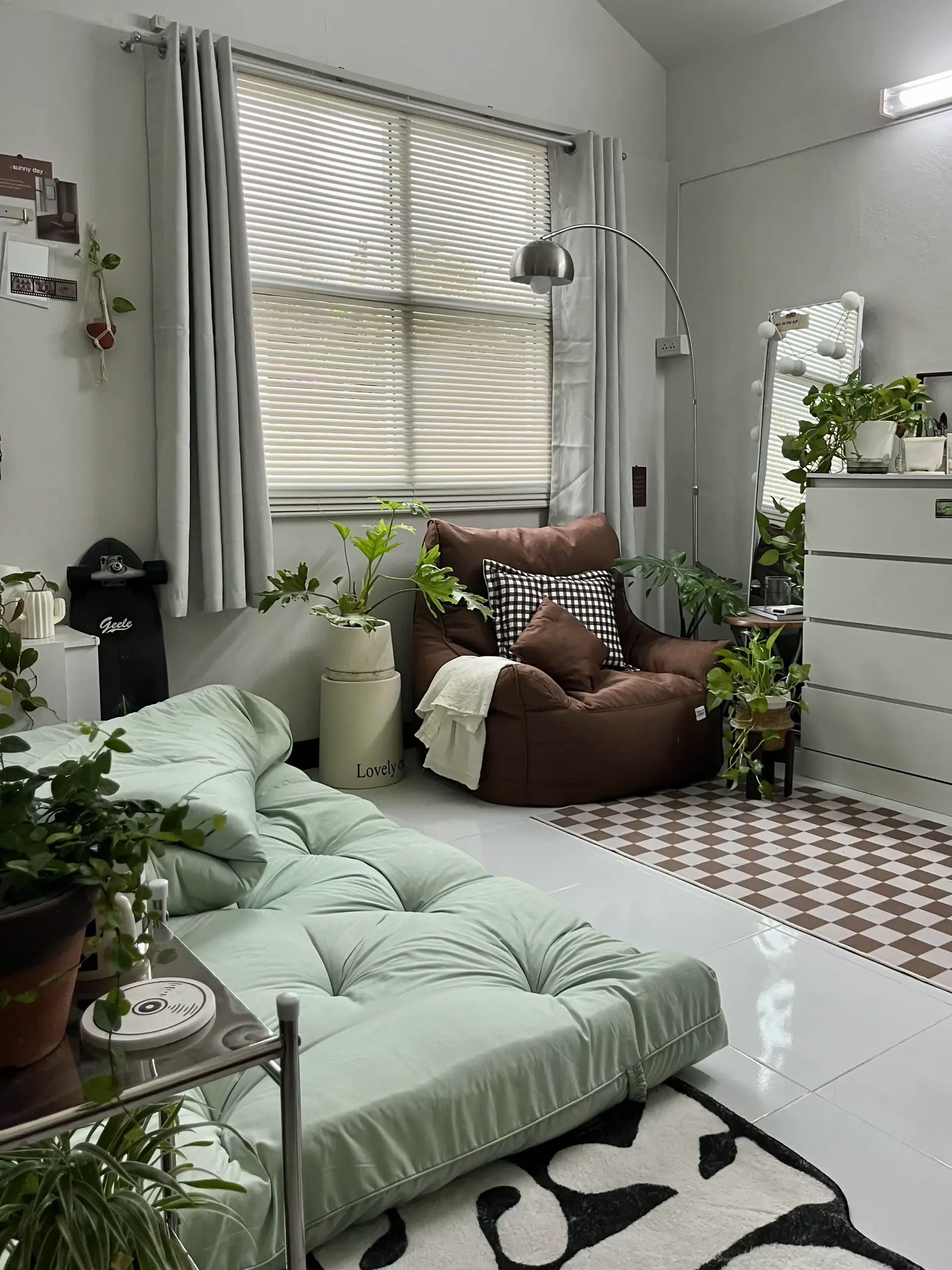 greenterior room แต่งห้องให้เป็นป่า ตามประสาคนสายเขียว | แกลเลอรีที่โพสต์โดย yoonaart | Lemon8