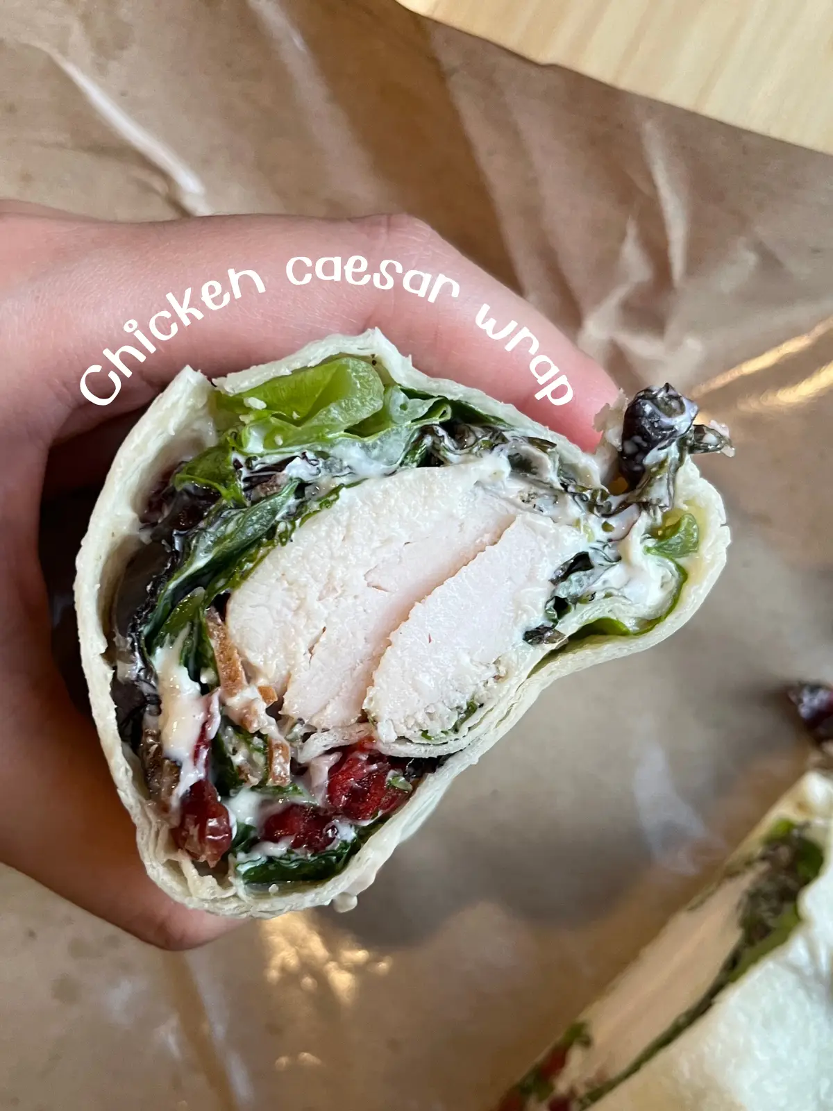 รีวิว Wrap 🌯 ของ Jones’ Salad ที่มาแรงที่สุดในตอนนี้ | แกลเลอรีที่โพสต์โดย belllgiumm | Lemon8