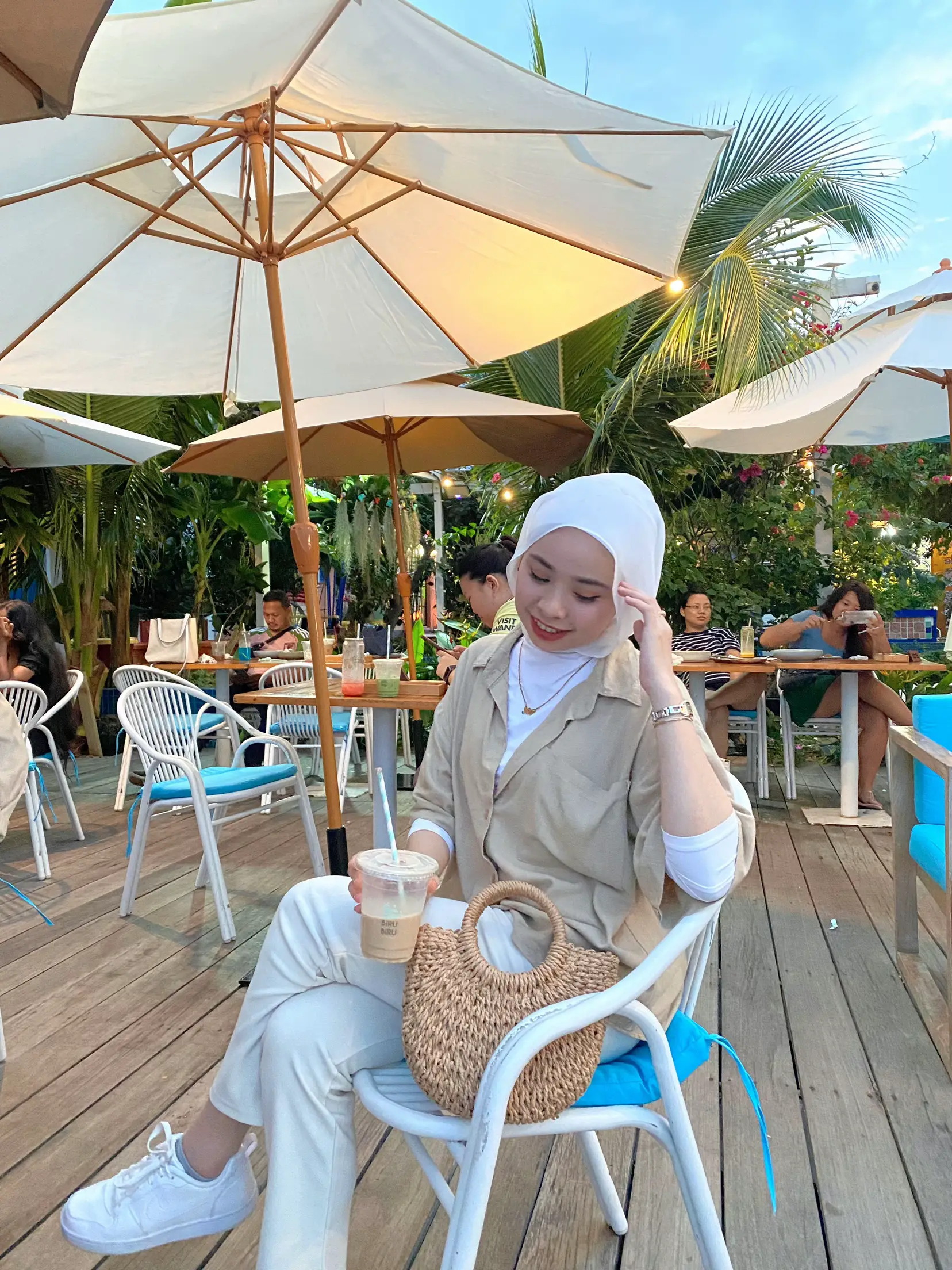 📍Biru Biru On The Island Pineng (Batu Ferringhi) | Galeri disiarkan ...