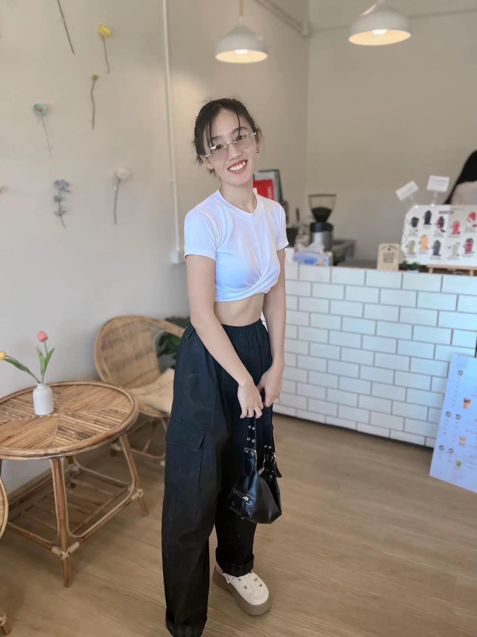 นั่งเล่น Coffee and smoothies bar | แกลเลอรีที่โพสต์โดย Wanida | Lemon8