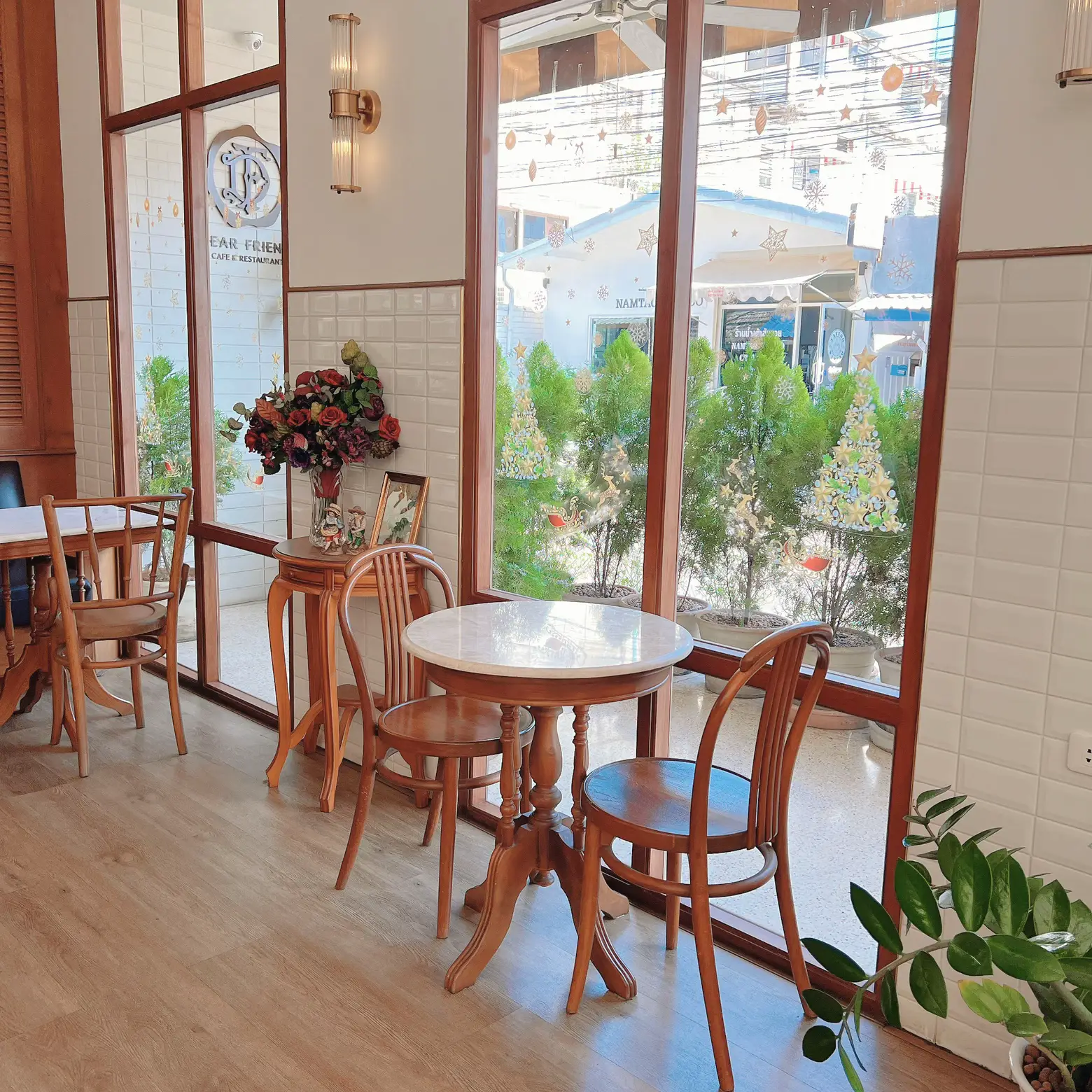 พาไปกิน Bunch ที่เชียงรายกันค่า 🍳🥓🥗 | แกลเลอรีที่โพสต์โดย Sobee.story | Lemon8