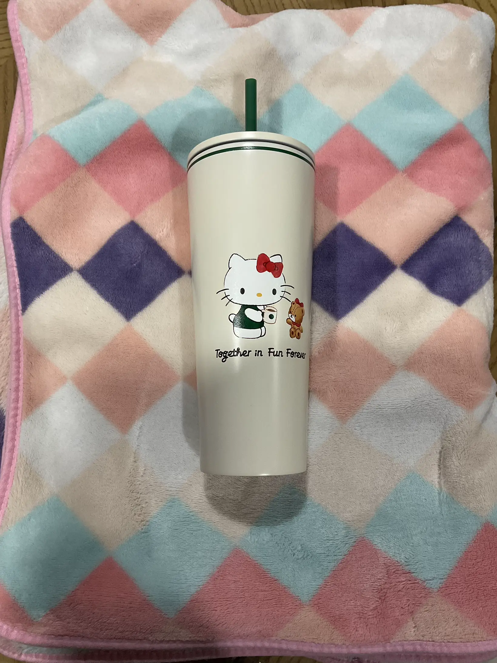 Starbucks x Hello Kitty 🧜🏻‍♀️ | แกลเลอรีที่โพสต์โดย palmm | Lemon8