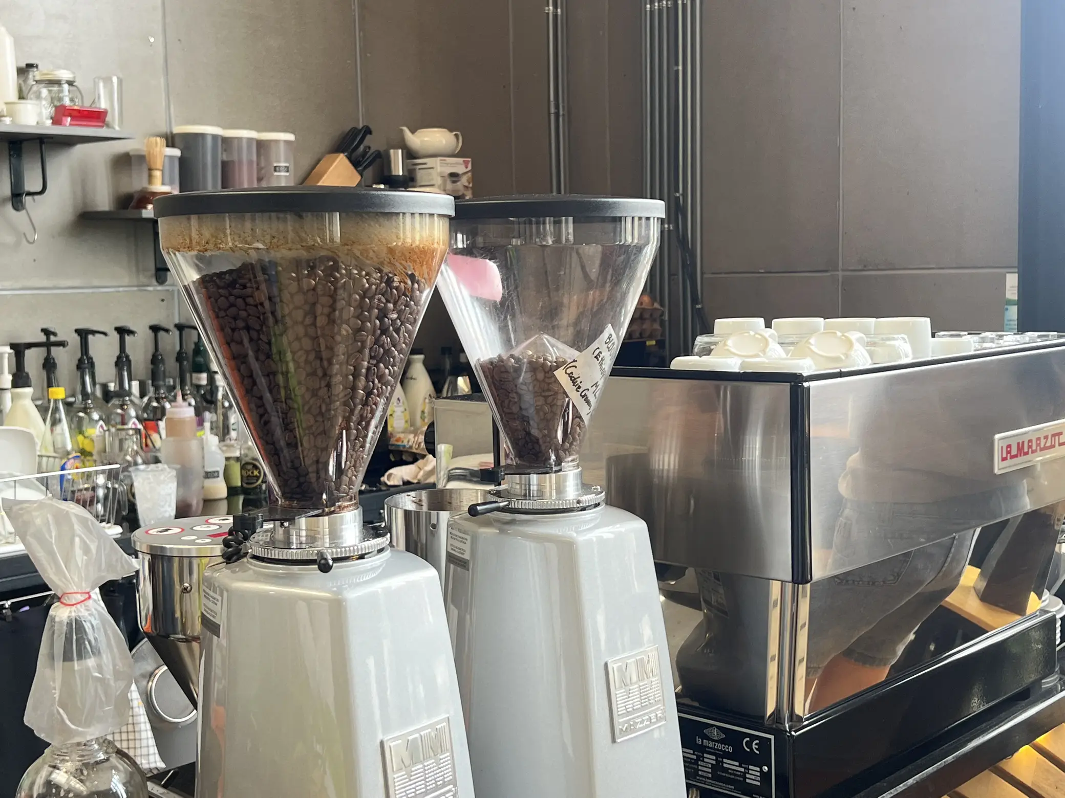 BROS CAFE 🍰🍵☕️ | แกลเลอรีที่โพสต์โดย ครูจ๋ารีวิว | Lemon8