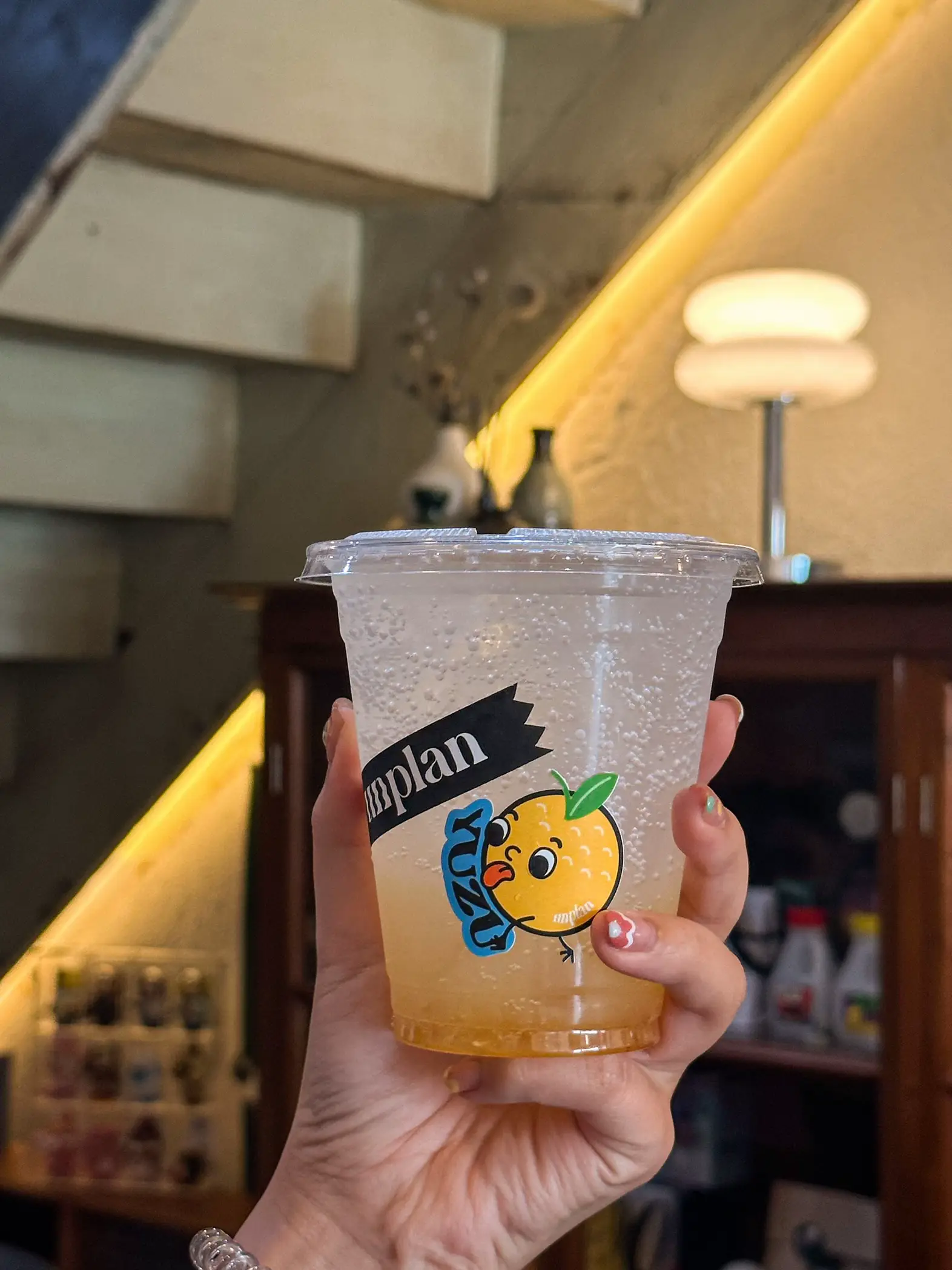 Unplan คาเฟ่ Crybaby ฉะเชิงเทรา 🧡 | แกลเลอรีที่โพสต์โดย nantiger | Lemon8