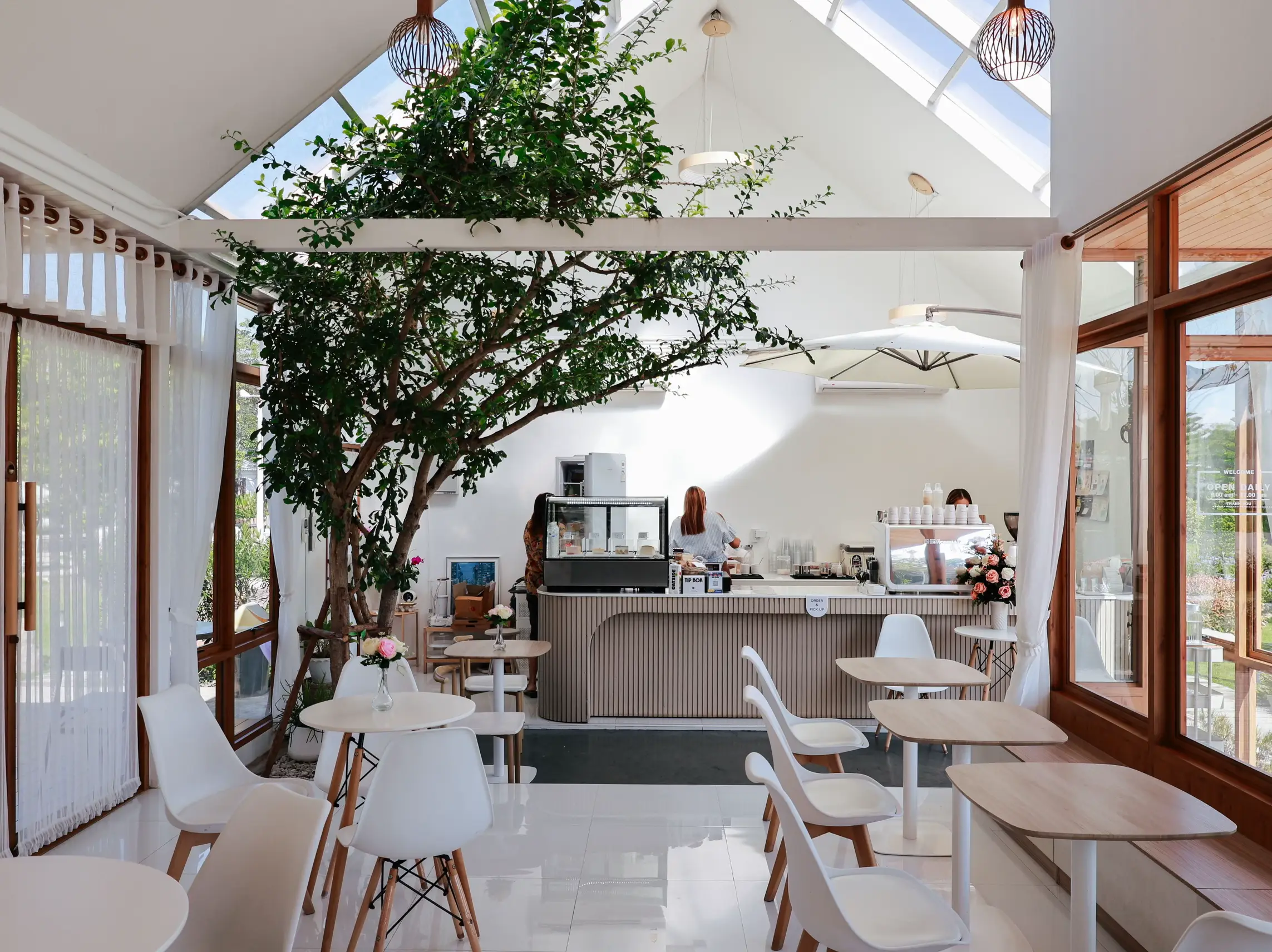 🍃พักใจเอนกาย จิบกาแฟชิลล์ๆ The Corner Cafe #เชียงคำ | แกลเลอรีที่โพสต์ ...