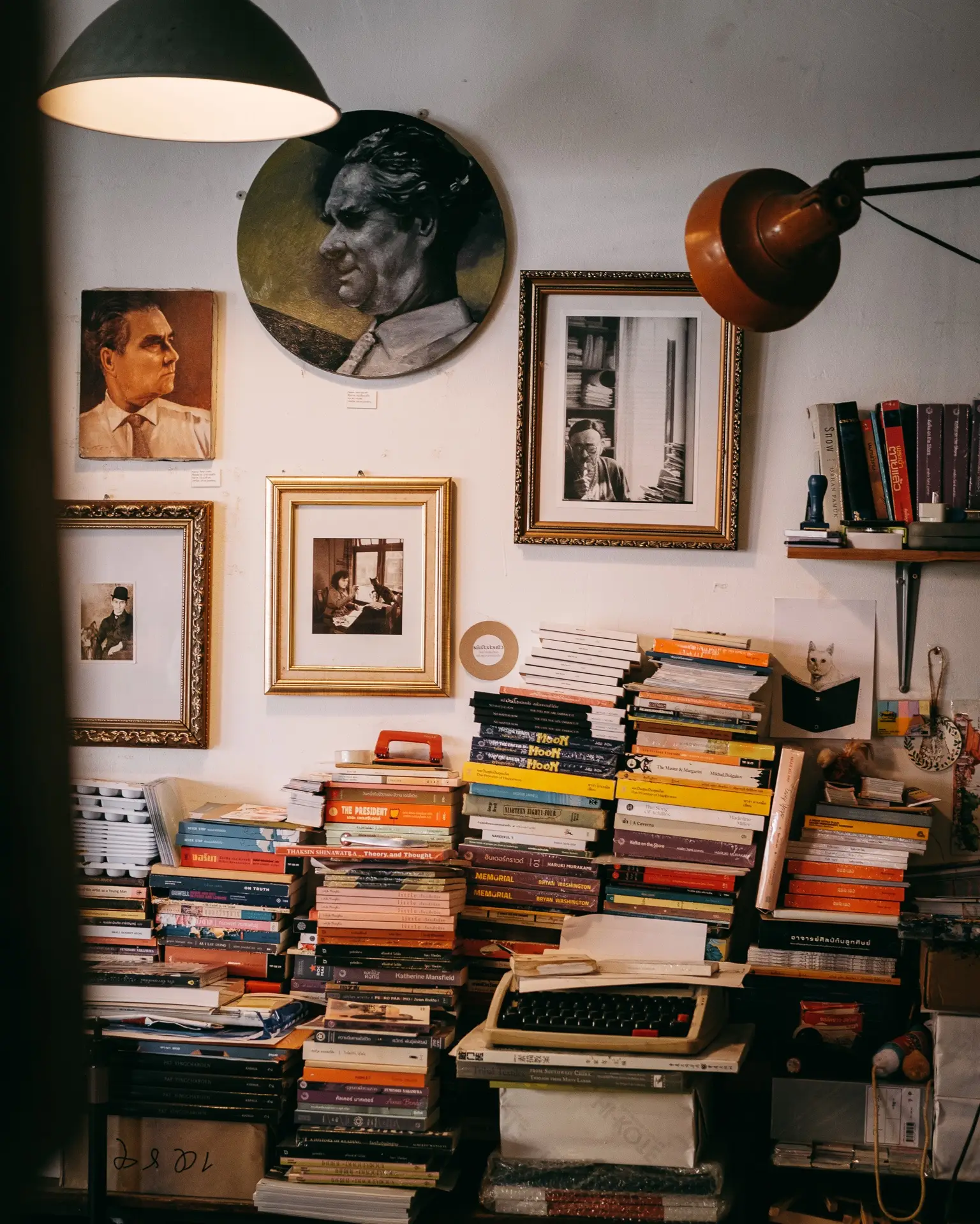 A BOOK with NO NAME ร้านหนังสือและคาเฟ่เล็กๆริมถนนสามเสน | แกลเลอรีที่ ...