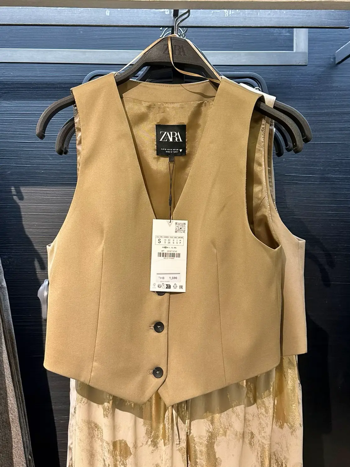 พุ่งตัวไป Zara อัพเดทคอลใหม่ | แกลเลอรีที่โพสต์โดย แพรวมาแชร์ | Lemon8