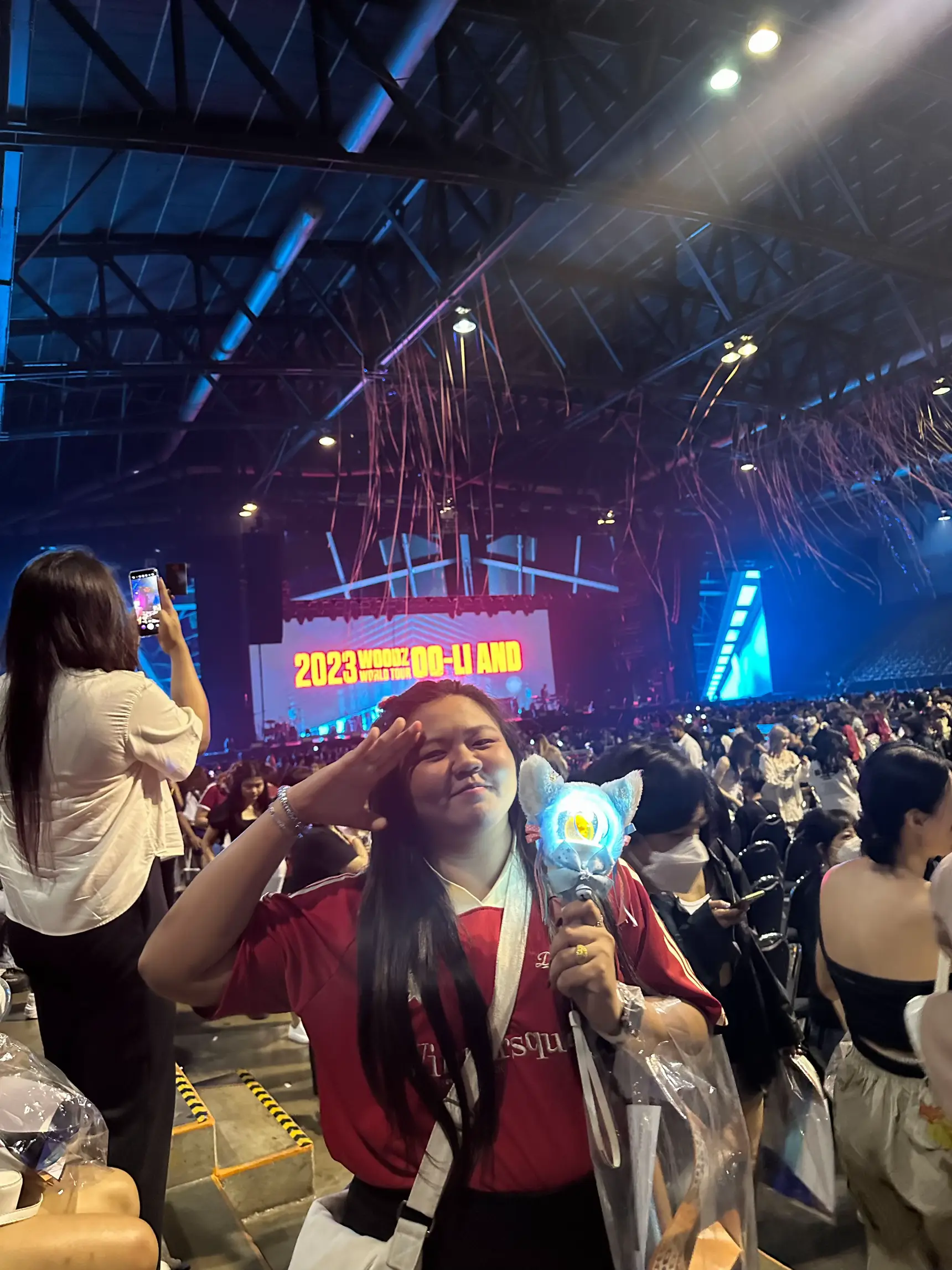 OOTD OO-LI AND in BKK 🧡💙🎸 | แกลเลอรีที่โพสต์โดย PG WZ | Lemon8