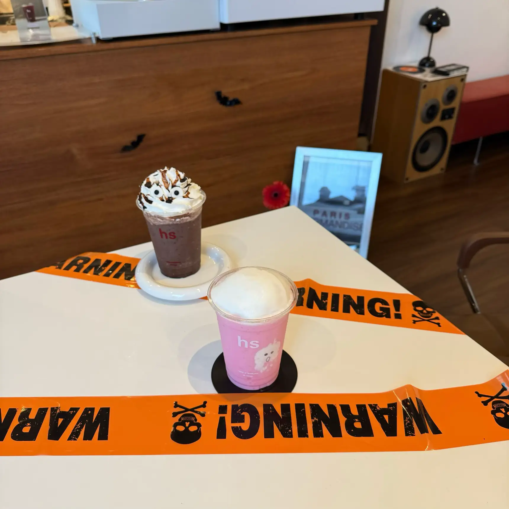 ห้องซ้อมดนตรี ขนาดใหญ่ !!! คาเฟ่ (รังสิต) 🎹🎸🎂 | แกลเลอรีที่โพสต์โดย HS STUDIO | Lemon8