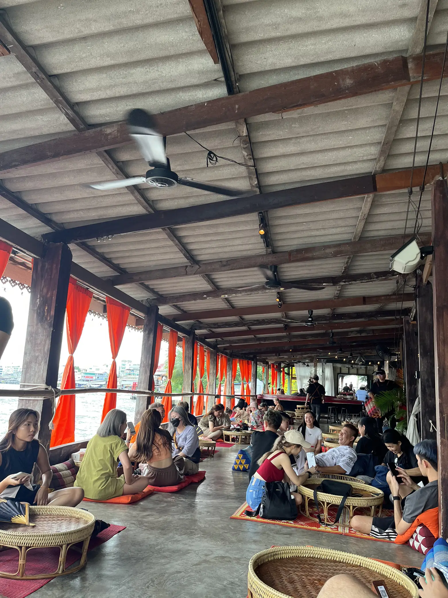 18 ไอเดียยอดนิยมเกี่ยวกับ บ้านริมน้ํากรุงเทพ ในปี 2024