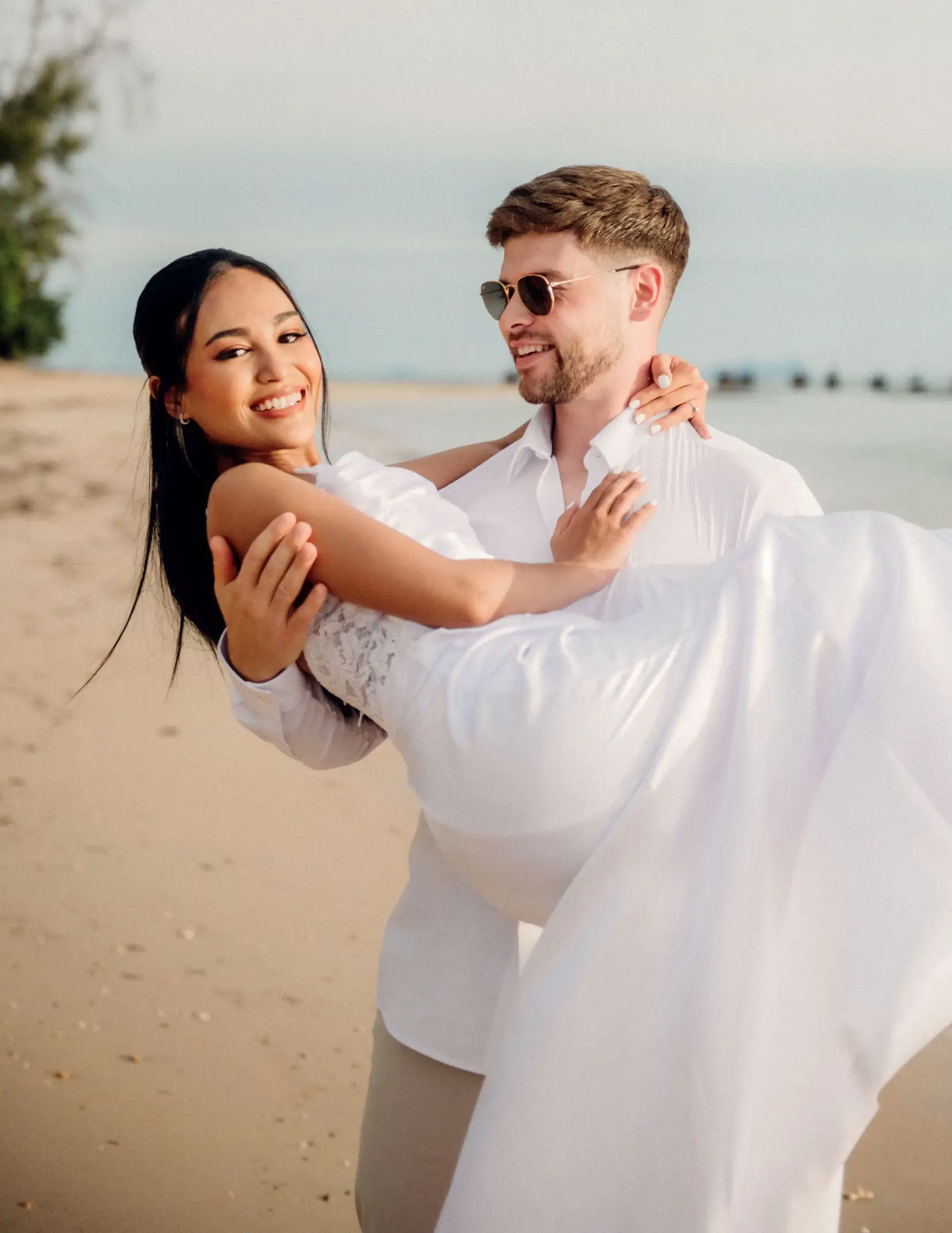 ไอเดียถ่าย Pre - weeding ริมทะเล | แกลเลอรีที่โพสต์โดย L | Lemon8