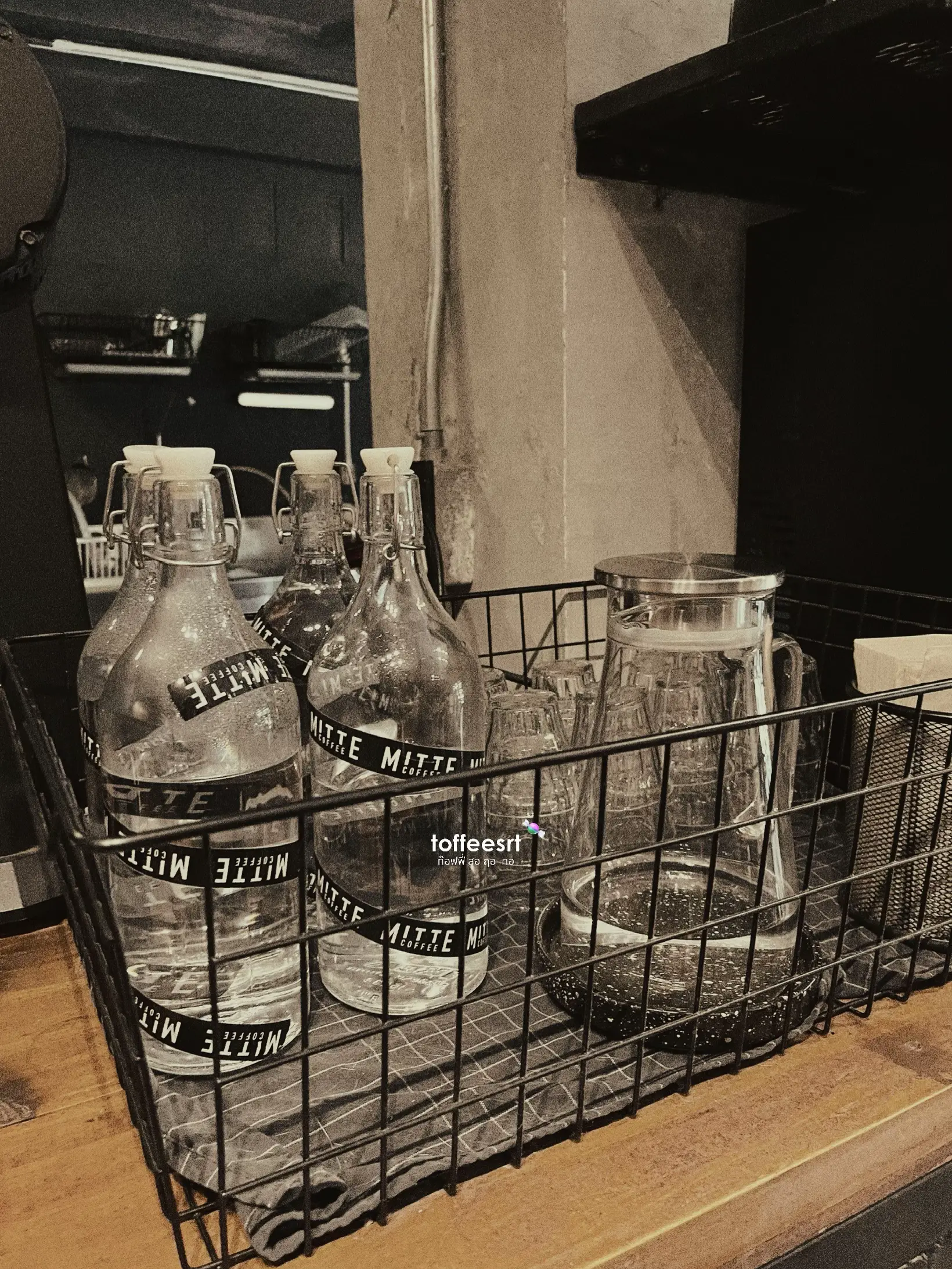 MITTE คาเฟ่เมืองทอง ใกล้อิมแพ็ค ขายดีจนต้องเปิดอีกสาขา | แกลเลอรีที่โพสต์โดย toffeesrt | Lemon8