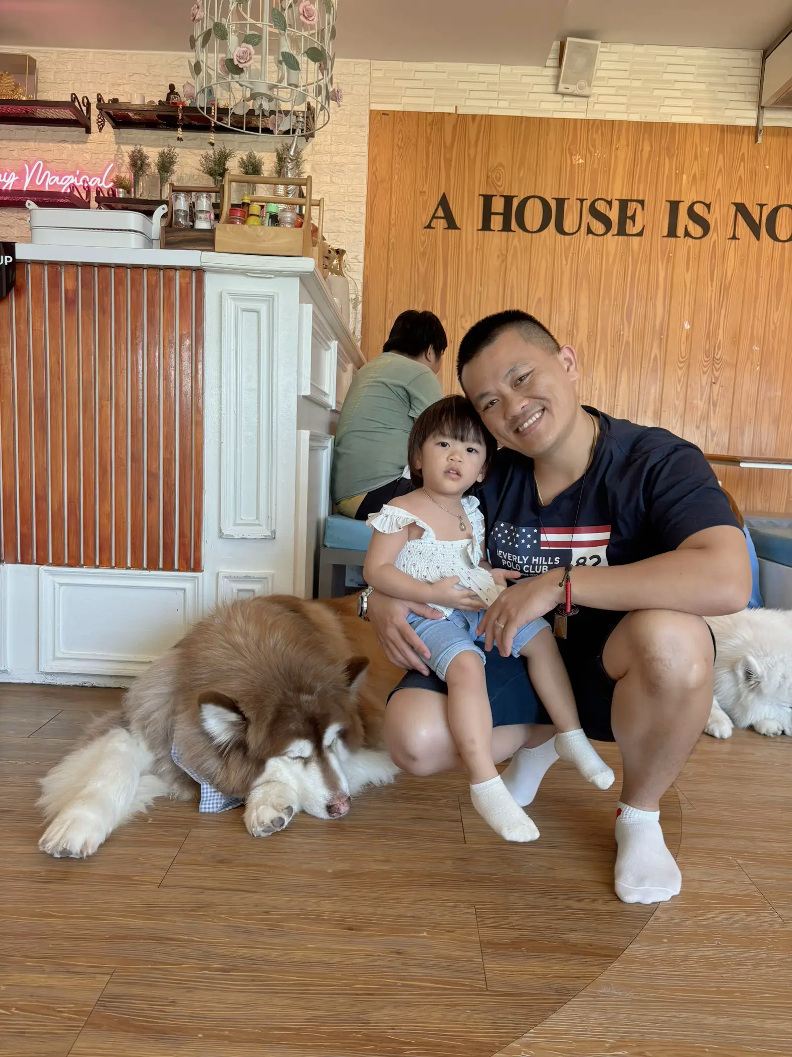 🐶Husky House Cafe บางแสน🐶 | แกลเลอรีที่โพสต์โดย Mama Alice♡Alan | Lemon8