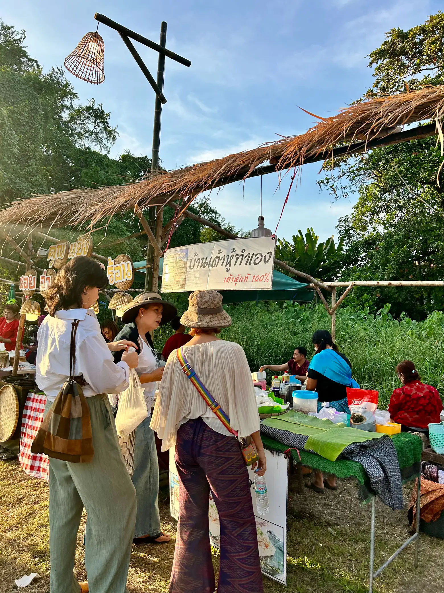 ตลาดธีมดั้งเดิม🪗🎺 🛍️ 🥂🍵🍜🍛🍱 | แกลเลอรีที่โพสต์โดย Ashscope🍒 | Lemon8