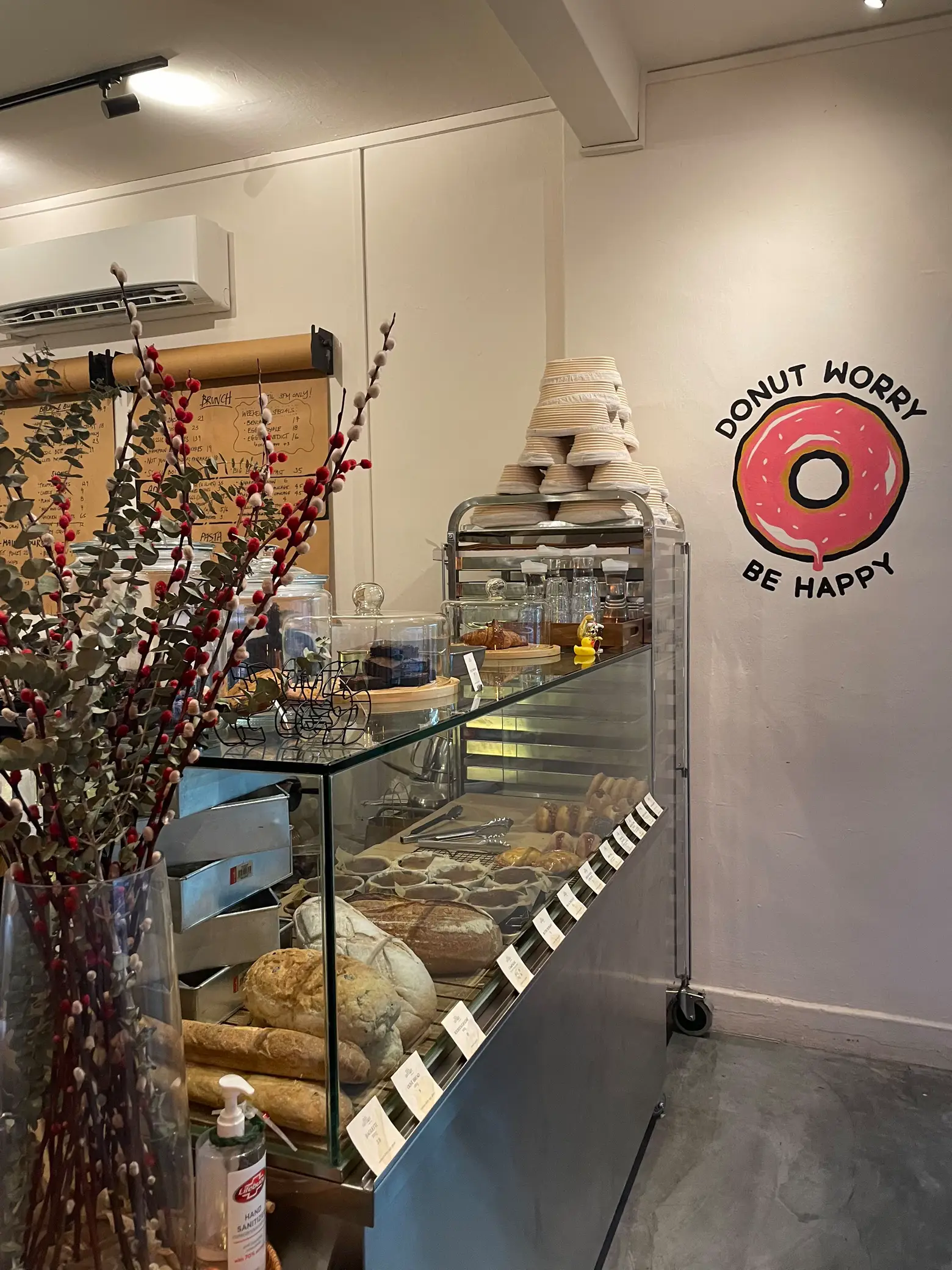 cozy cafe w the most YUMZ chicken 😙 | Gallery posted by yumnomss | Lemon8