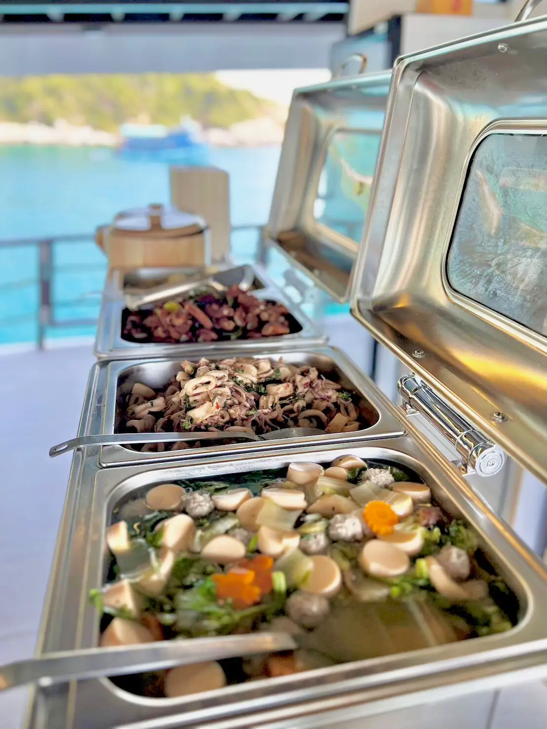 เรียนดำน้ำสกูบ้า กรุงเทพ สอบแสมสาร เรือแจ่ม หรู สบาย | แกลเลอรีที่โพสต์โดย narupon.boung | Lemon8