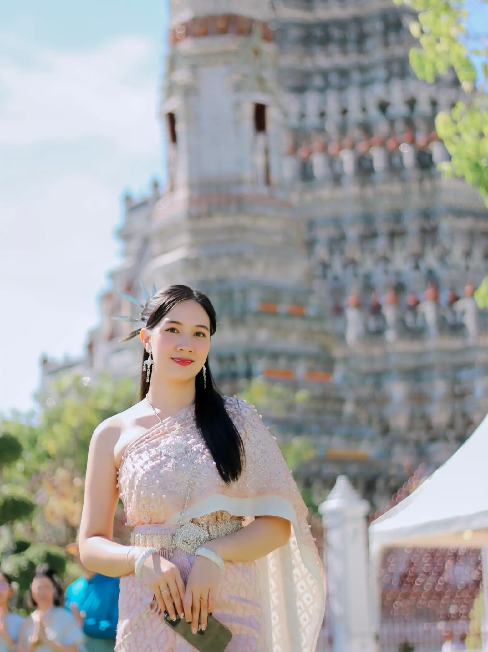 ใส่ชุดไทยแล้วไปถ่ายรูปวัดอรุณกัน🫶🏻 | แกลเลอรีที่โพสต์โดย Pladao🦋 | Lemon8