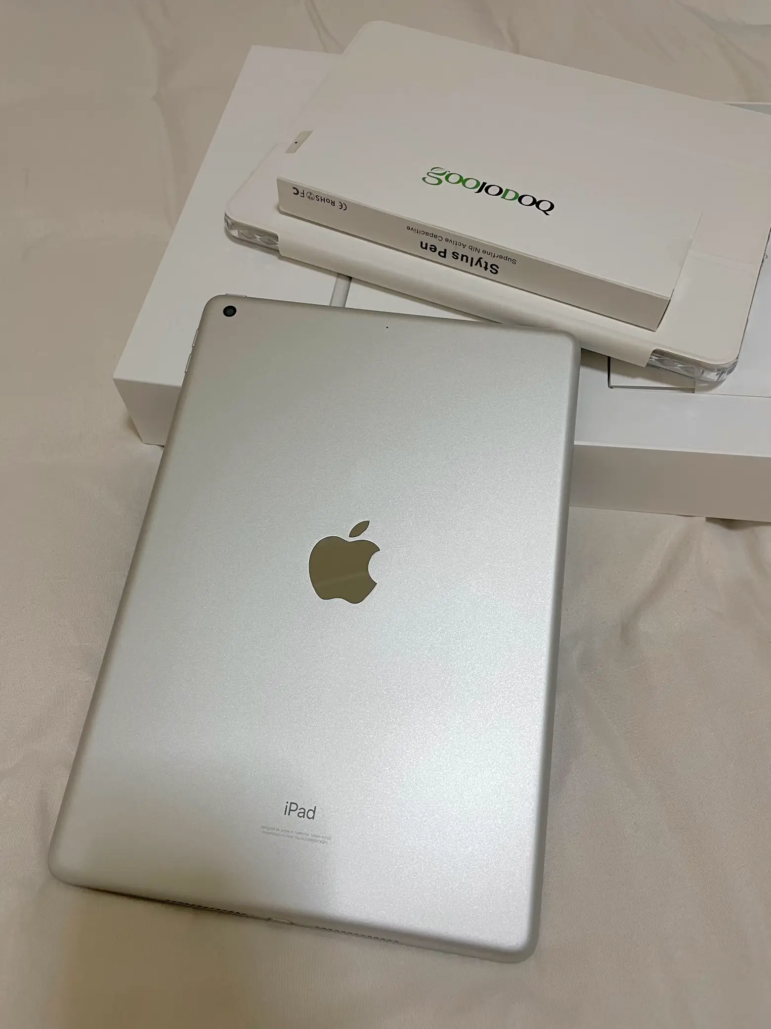 รีวิว ipad gen 9 งบไม่เกิน 1 หมื่น | แกลเลอรีที่โพสต์โดย mai | Lemon8