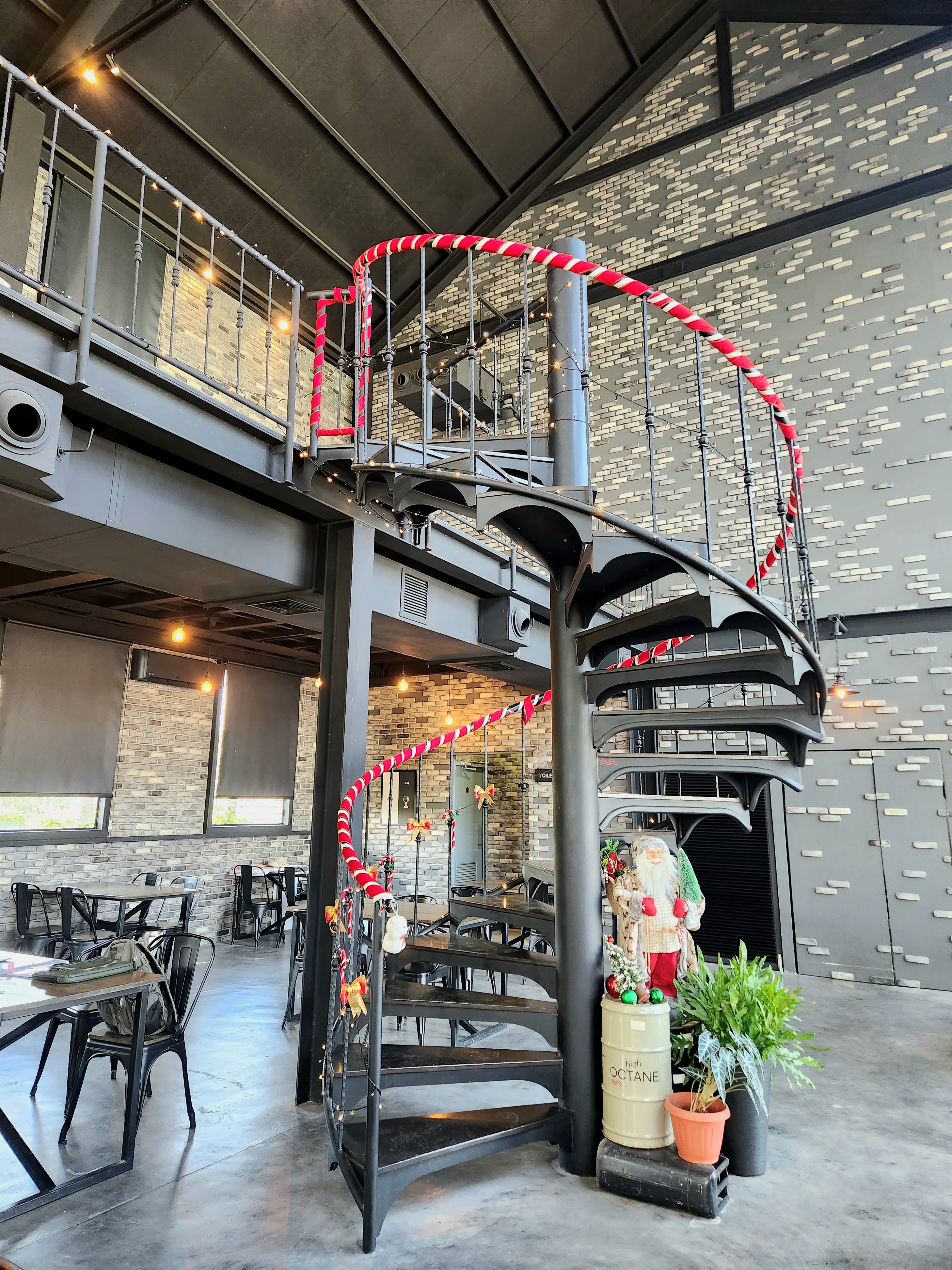 High octane cafe คาเฟ่ย่านแจ้งวัฒนะ-ปากเกร็ด | แกลเลอรีที่โพสต์โดย Frangky... | Lemon8