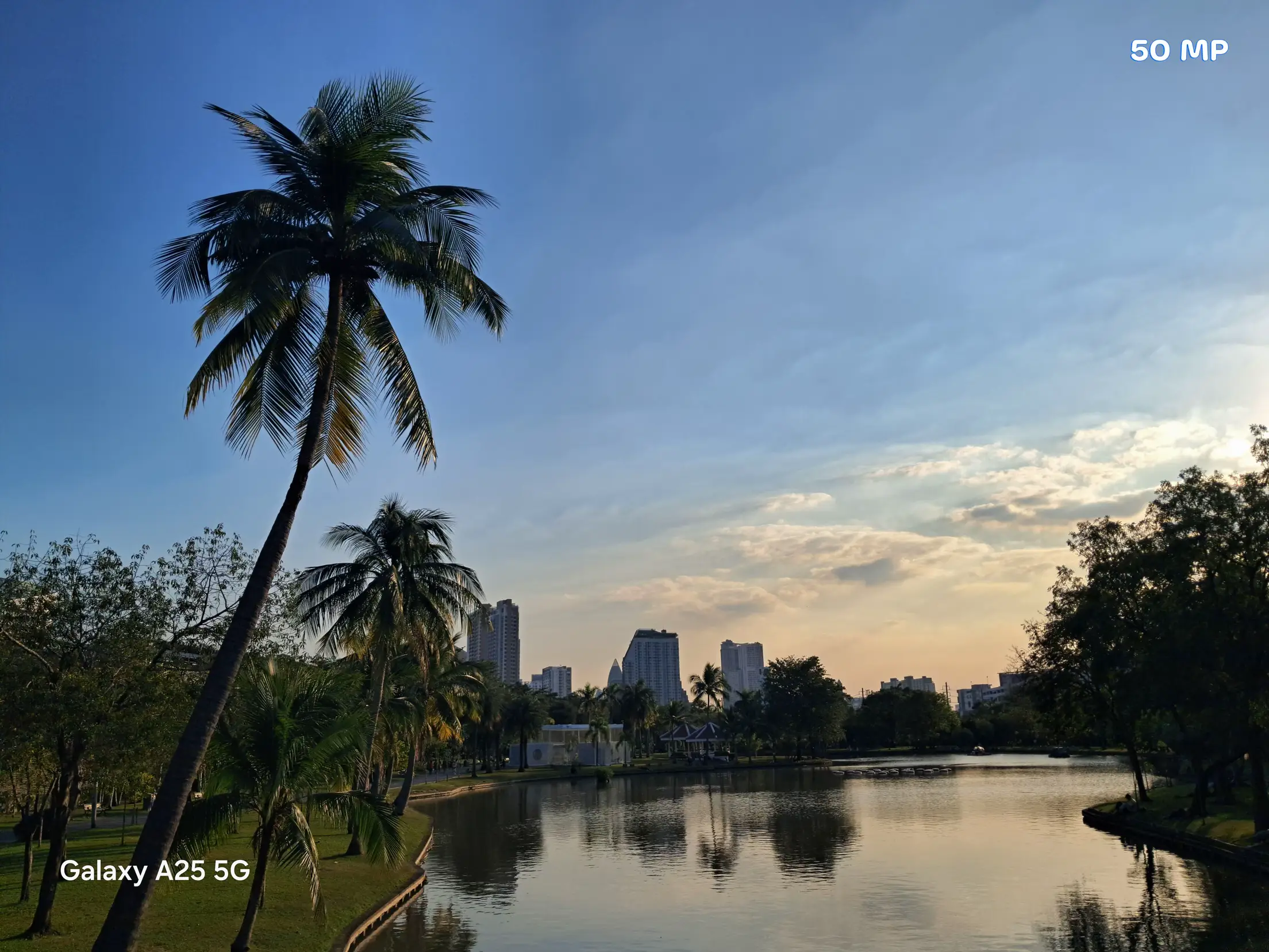 😧 นี่นะหรือกล้องมือถือหมื่นเดียว !! | แกลเลอรีที่โพสต์โดย DK Land | Lemon8