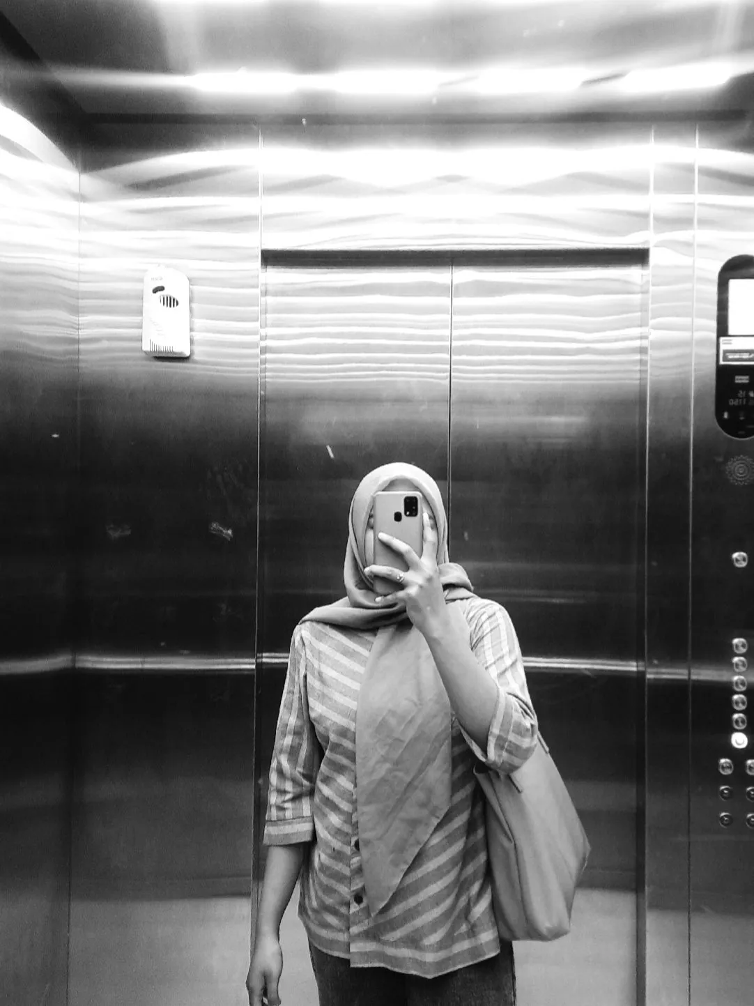 me n mirror selfie | Galeri diposting oleh Hildanny Kade | Lemon8