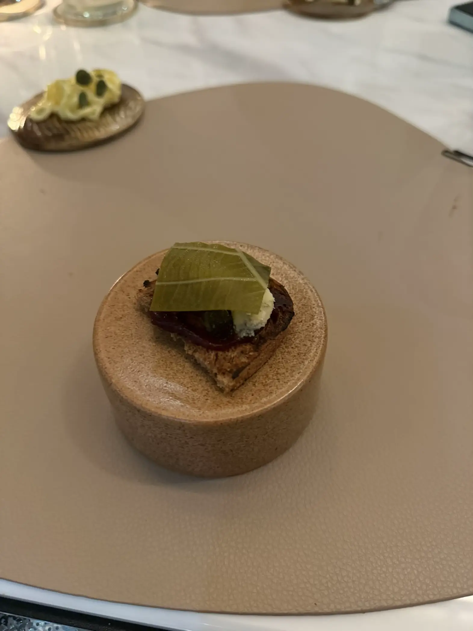 รีวิว Fine Dining ที่ Ritz Carlton Bangkok: ไม่ลองไม่ได้แล้ว!