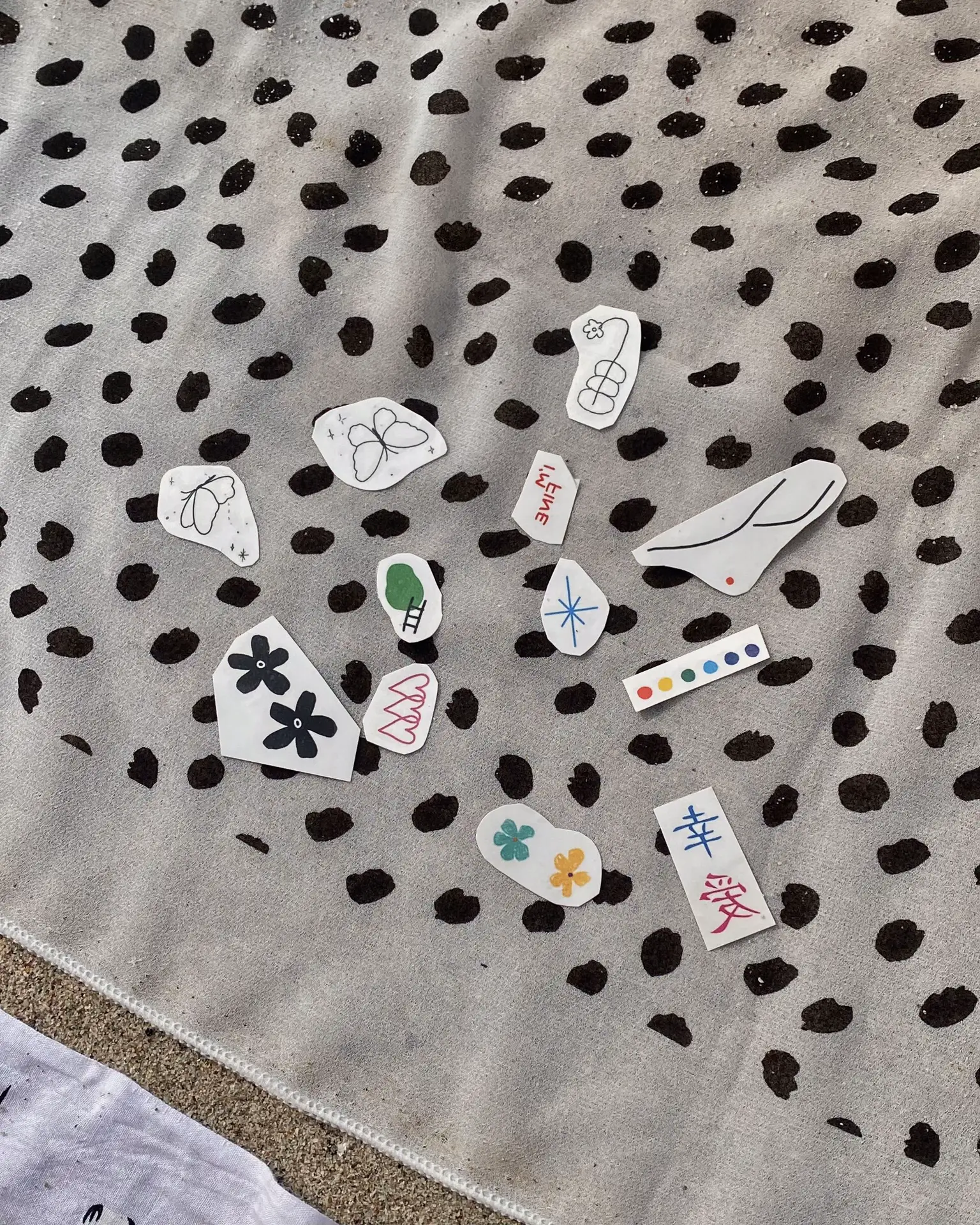 ย้อนวัยเด็ก กลัวสักแล้วเจ็บ มาลองติดสติ๊กเกอร์ Tattoo กัน!🌸 | แกลเลอรี ...