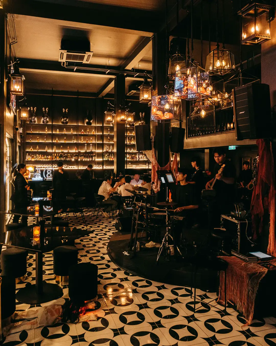 Black Rabbit Bar เอกมัย ชวนหลอนต้อนรับฮาโลวีนสุดมันส์! 👻🎃 | แกลเลอรีที่ ...