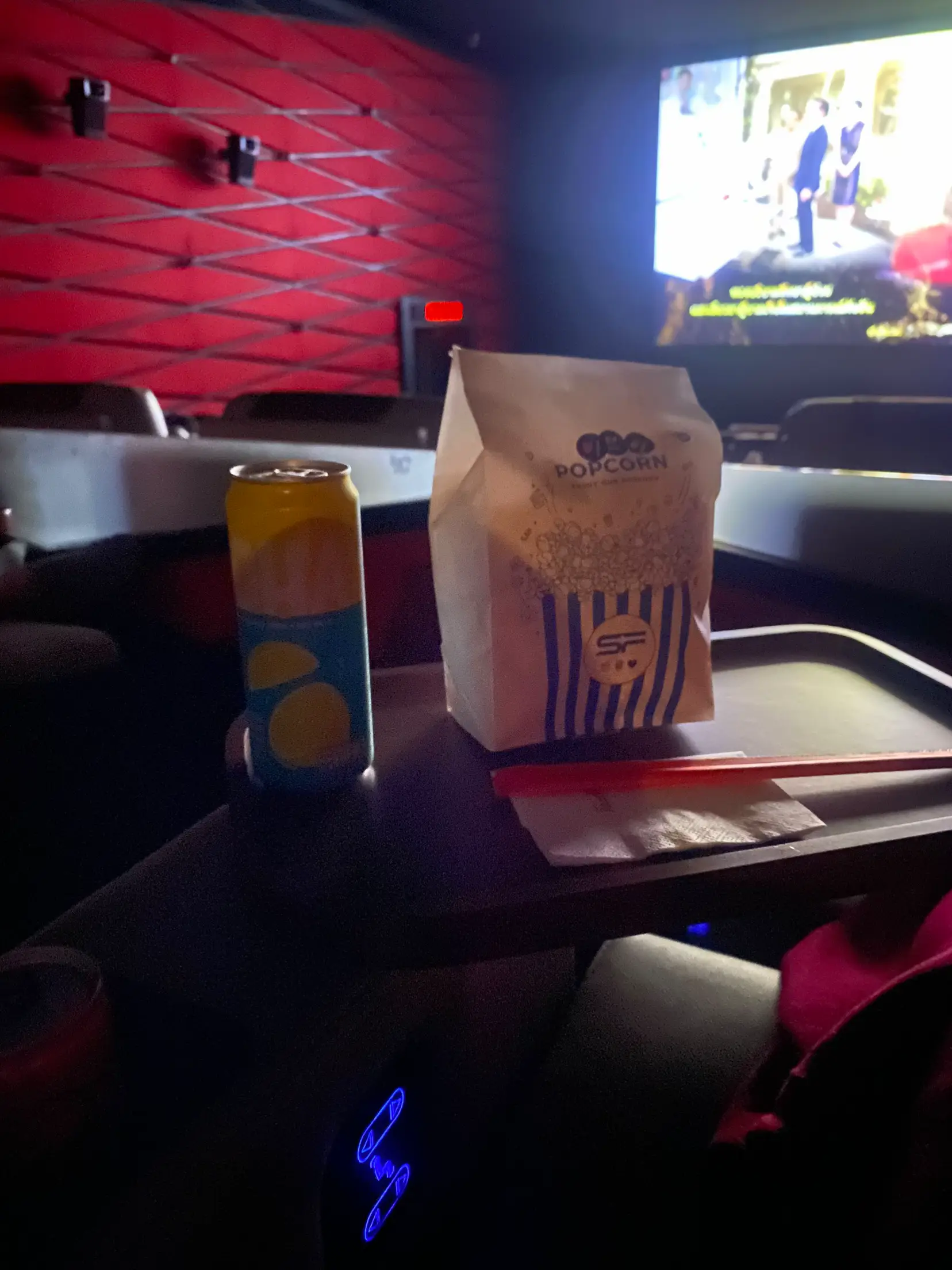 ดูหนังโรงNT First Class คุ้มไหม? 2,200 🎞️ | แกลเลอรีที่โพสต์โดย Yuri | Lemon8