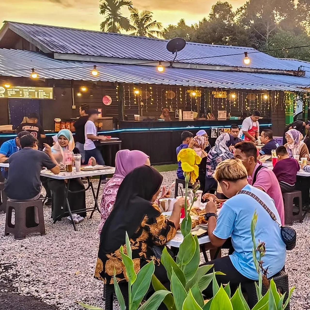 The best chill outdoor cafe di Pontian | Galeri disiarkan oleh Johor ...