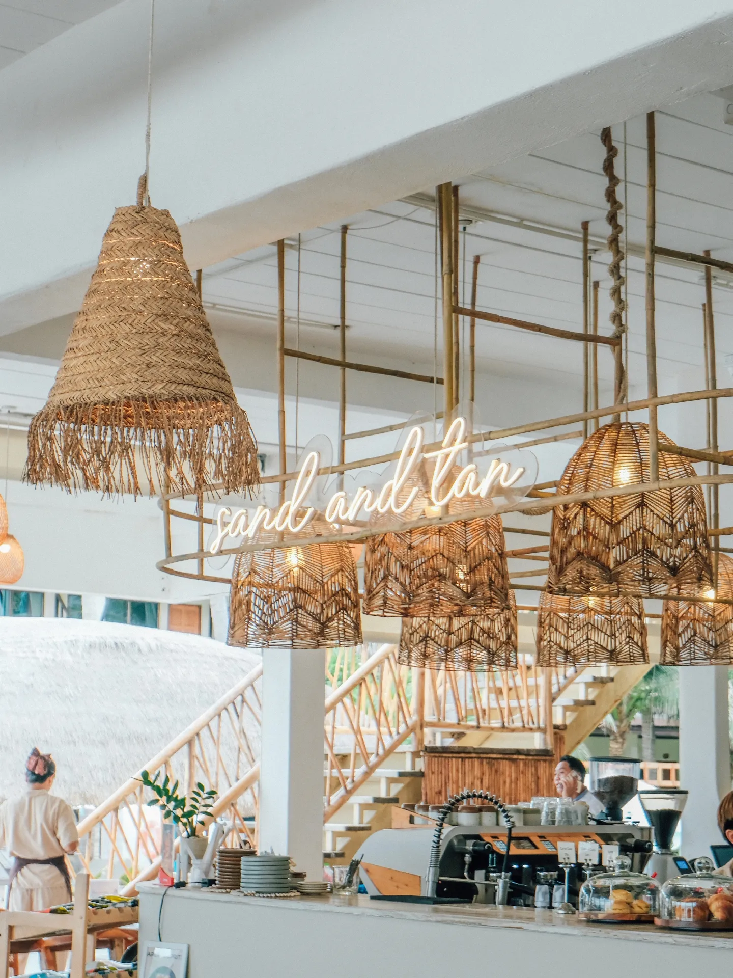 ☀️ Sand and Tan คาเฟ่ริมทะเลที่ถ่ายรูปสวยมาก | แกลเลอรีที่โพสต์โดย ...