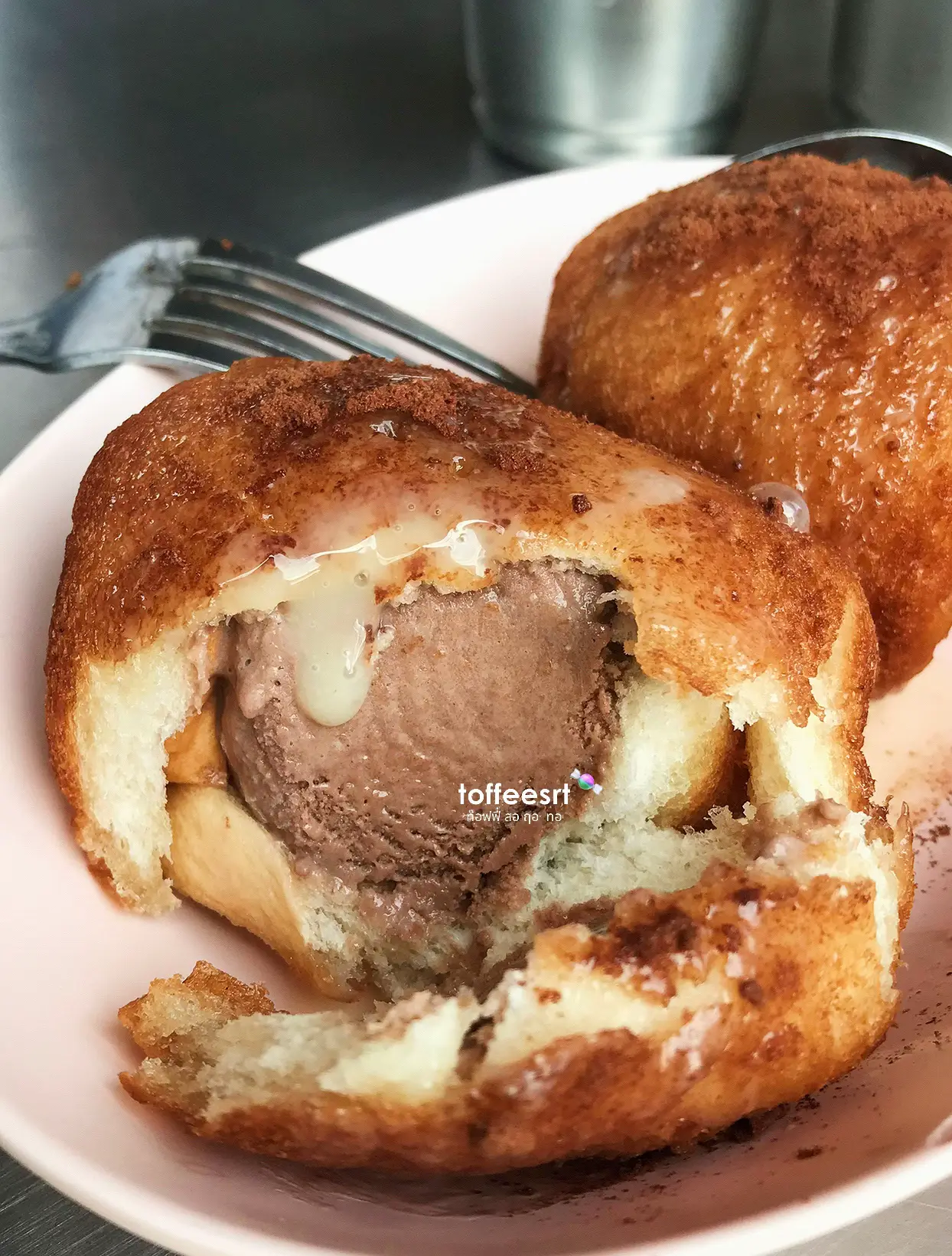 ไอติมทอดที่ภูเก็ต เปิดตั้งแต่ปี 1987 อร่อยจนต้องแวะทุกครั้งที่ไป🍨🩵 | แกลเลอรีที่โพสต์โดย ...