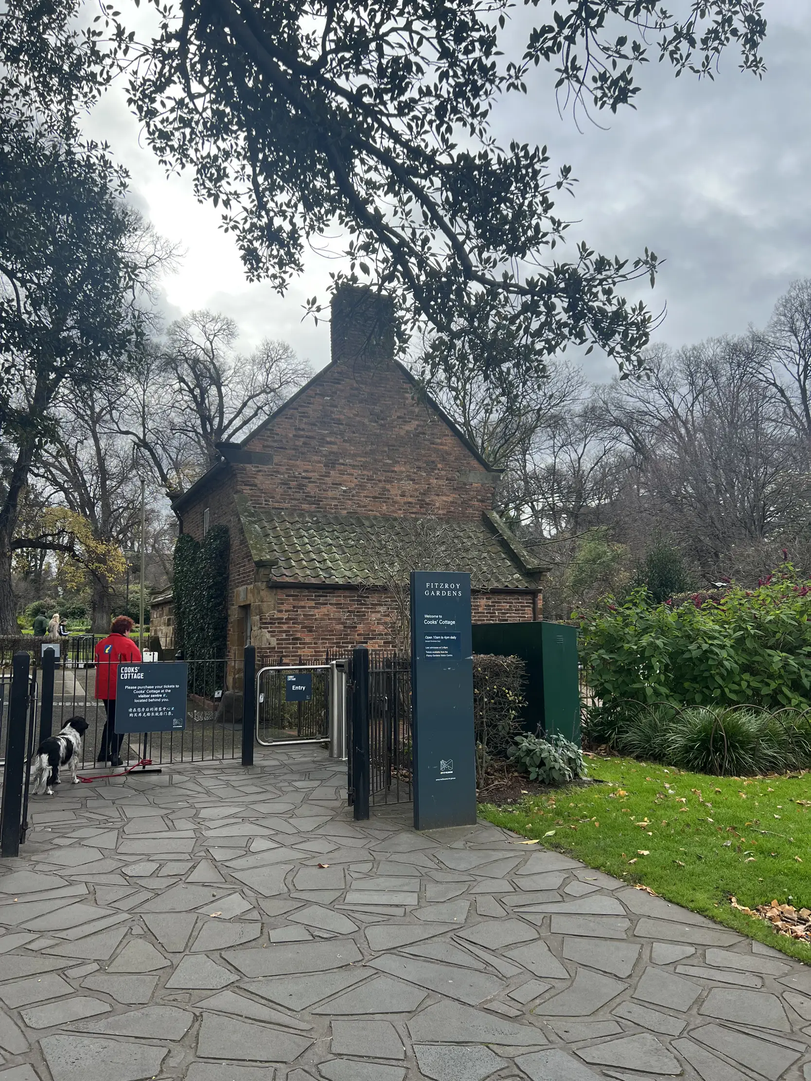 เมลเบิร์นไหนดี? Fitzroy Garden 🪴 พักผ่อนพักใจ💗🫧 | แกลเลอรีที่โพสต์โดย ...