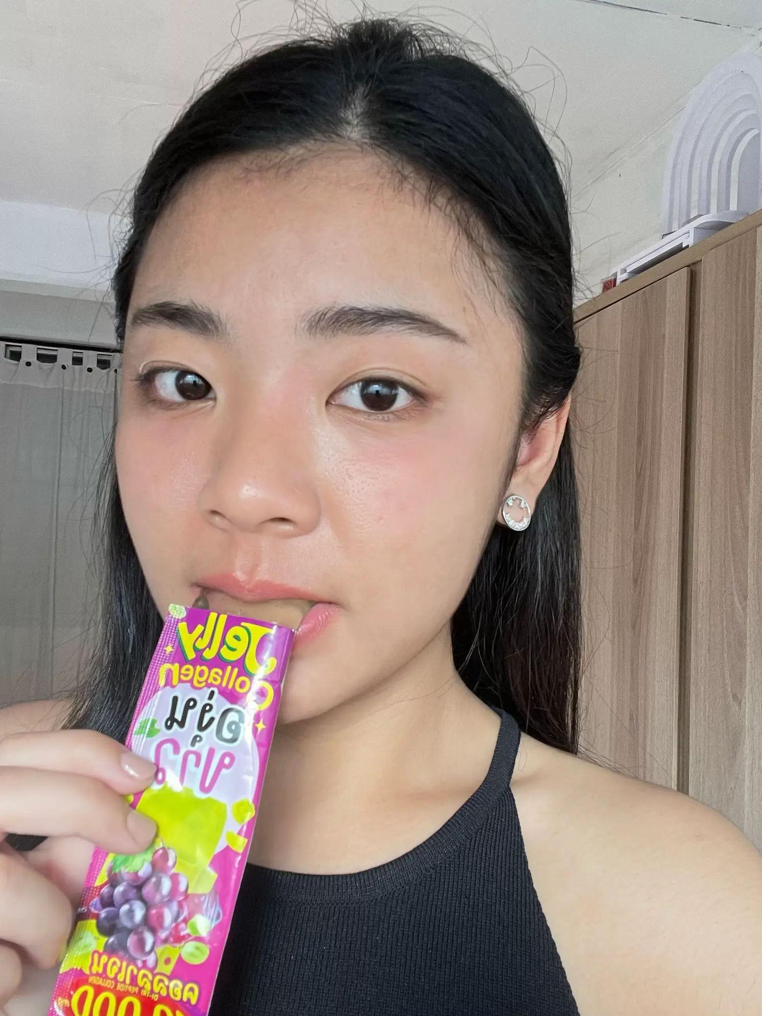 ทั้งอร่อยแถมมีประโยชน์ “เจลลี่องุ่นขาวดึ๋งๆ” แค่วันละซอง🍇 | แกลเลอรีที่โพสต์โดย Praifah.u | Lemon8