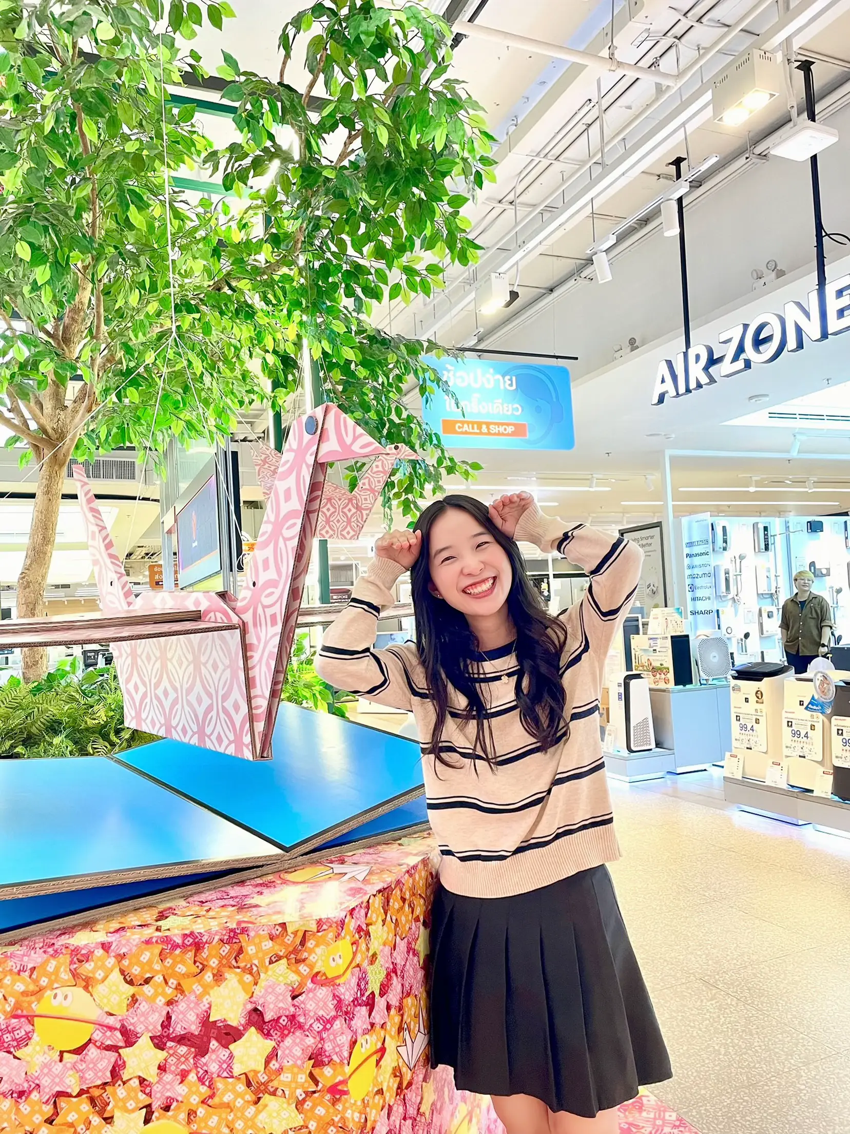 B2S จัดงานมีมุมให้ถ่ายรูปด้วยยย 😗🫶🏻 | แกลเลอรีที่โพสต์โดย mewsmee | Lemon8