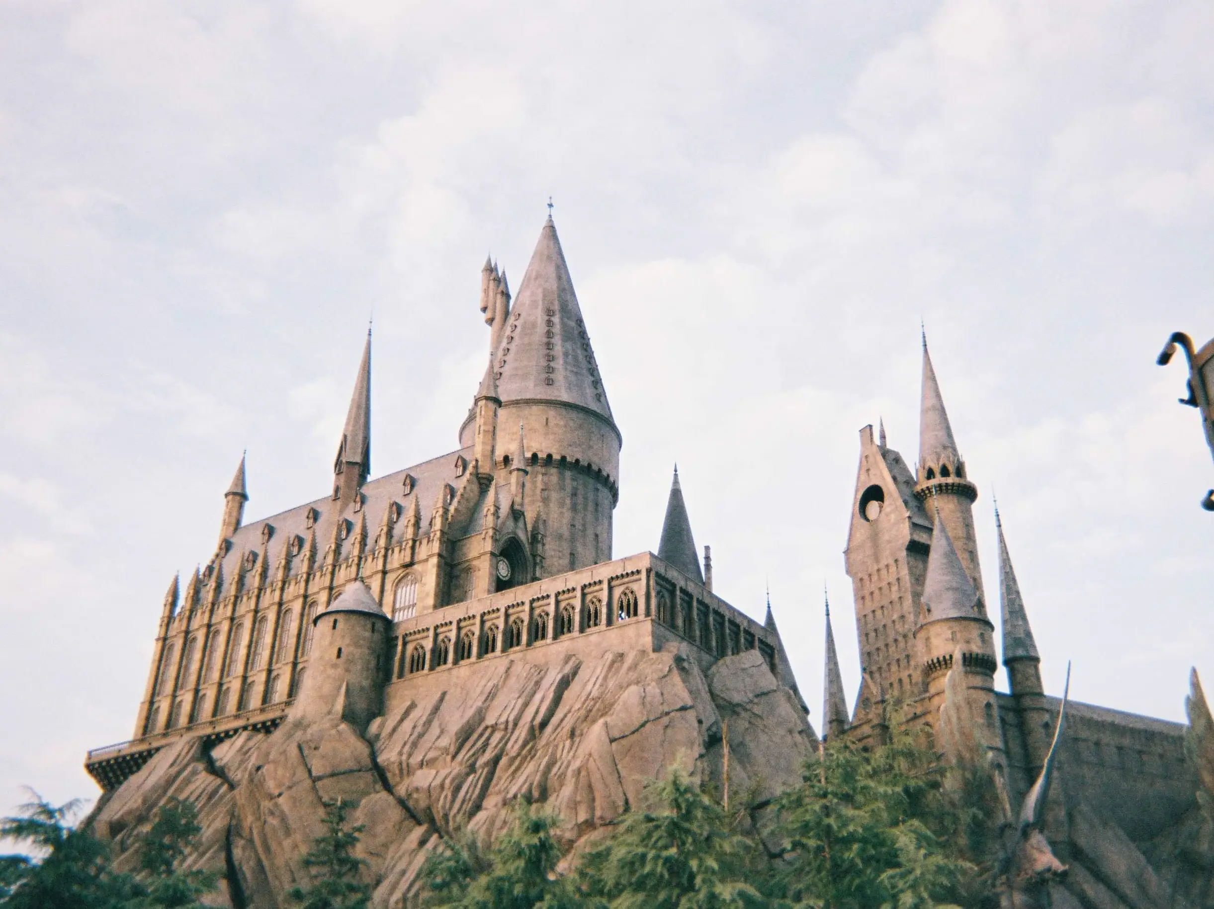 พกกล้องฟิล์มไป Universal Studios Japan Osaka | แกลเลอรีที่โพสต์โดย Sky Ingfah | Lemon8