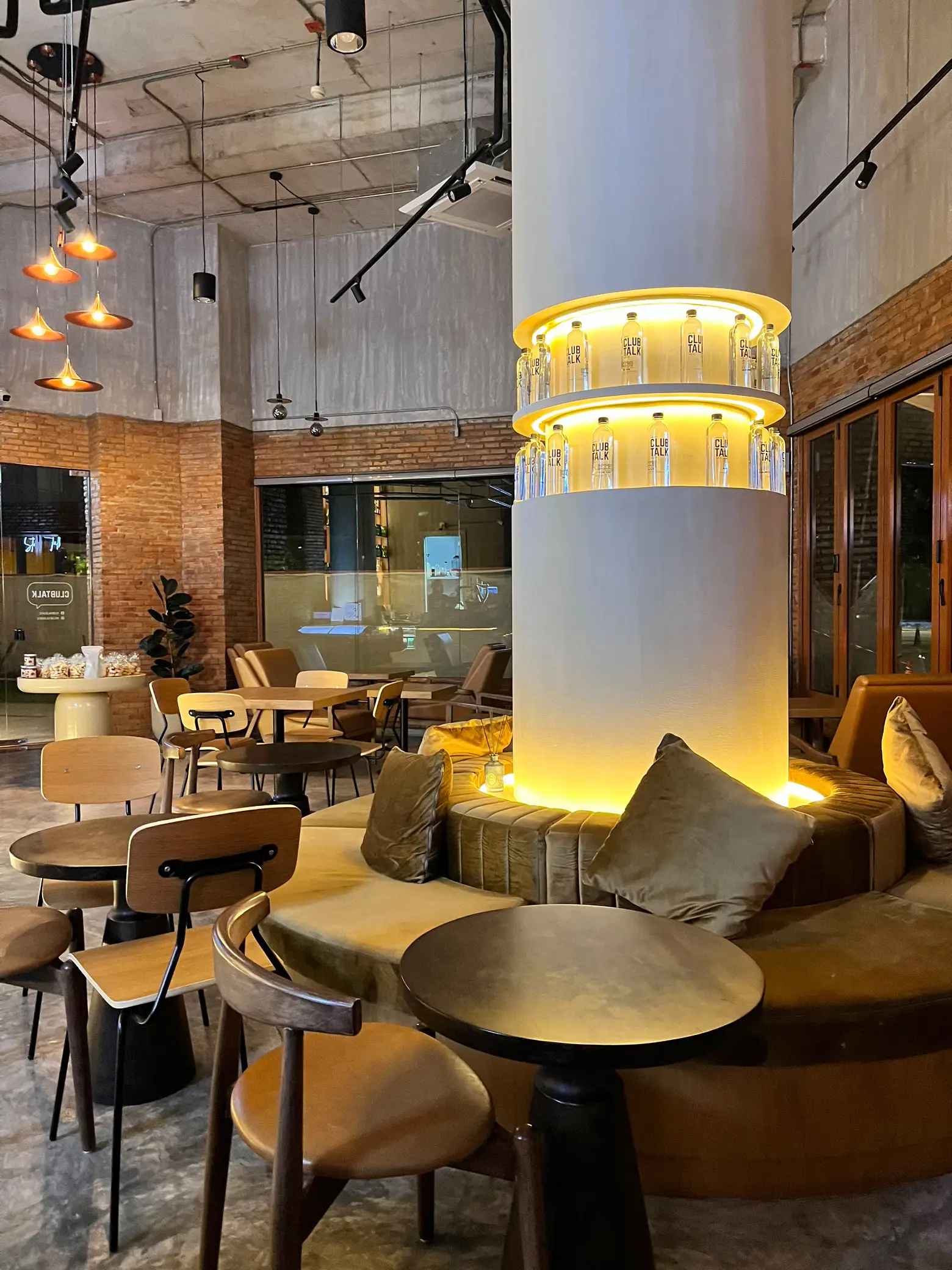 ร้านคราฟเบียร์บางนา | แกลเลอรีที่โพสต์โดย Ging_phapai | Lemon8