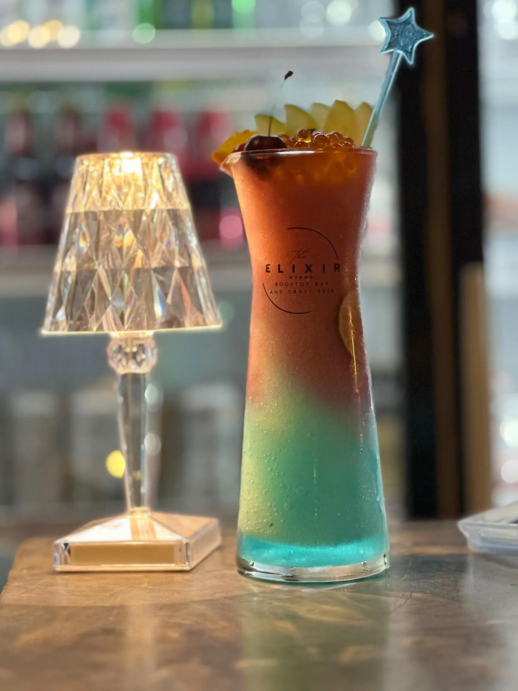 บาร์ลับ ดาดฟ้า อากาศดีมากกกกกกกก… | แกลเลอรีที่โพสต์โดย The elixirนวนคร | Lemon8