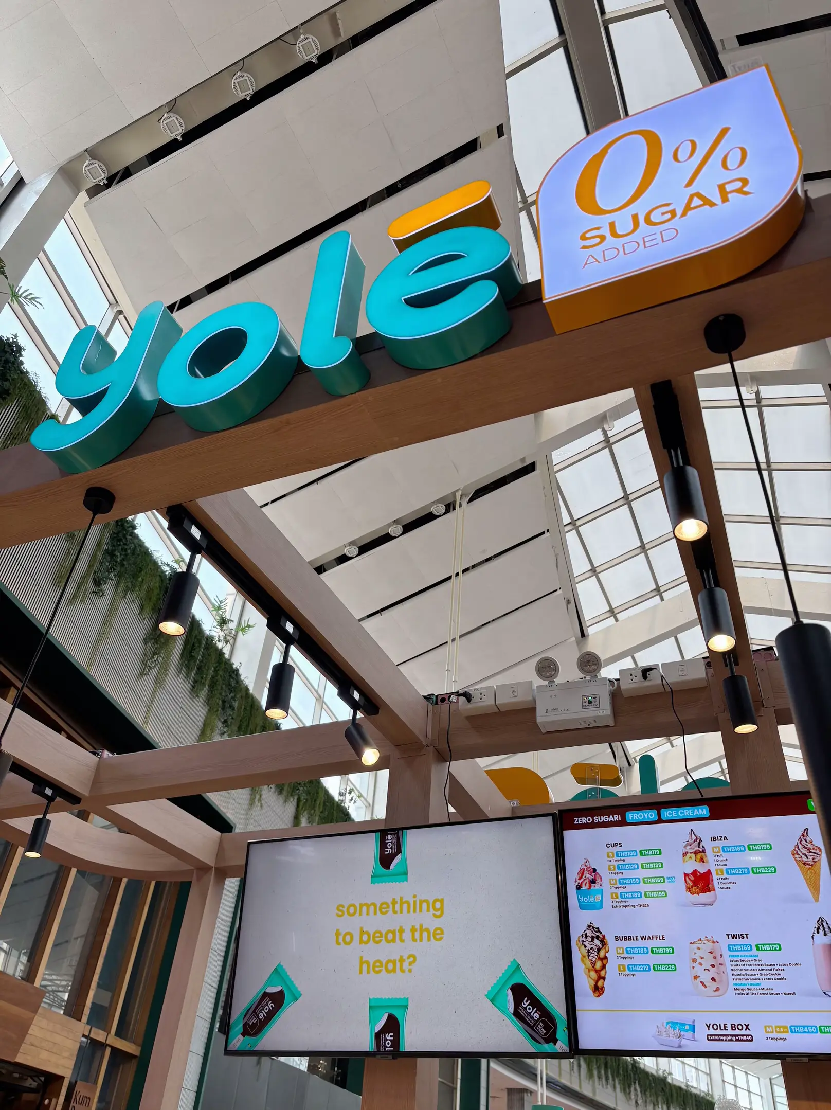 🥣 ⋆୨୧˚Yolé โฟรเซ่นโยเกิร์ตมาเยือน Thailand ละจ้า💖🇹🇭 | แกลเลอรีที่โพสต์ ...