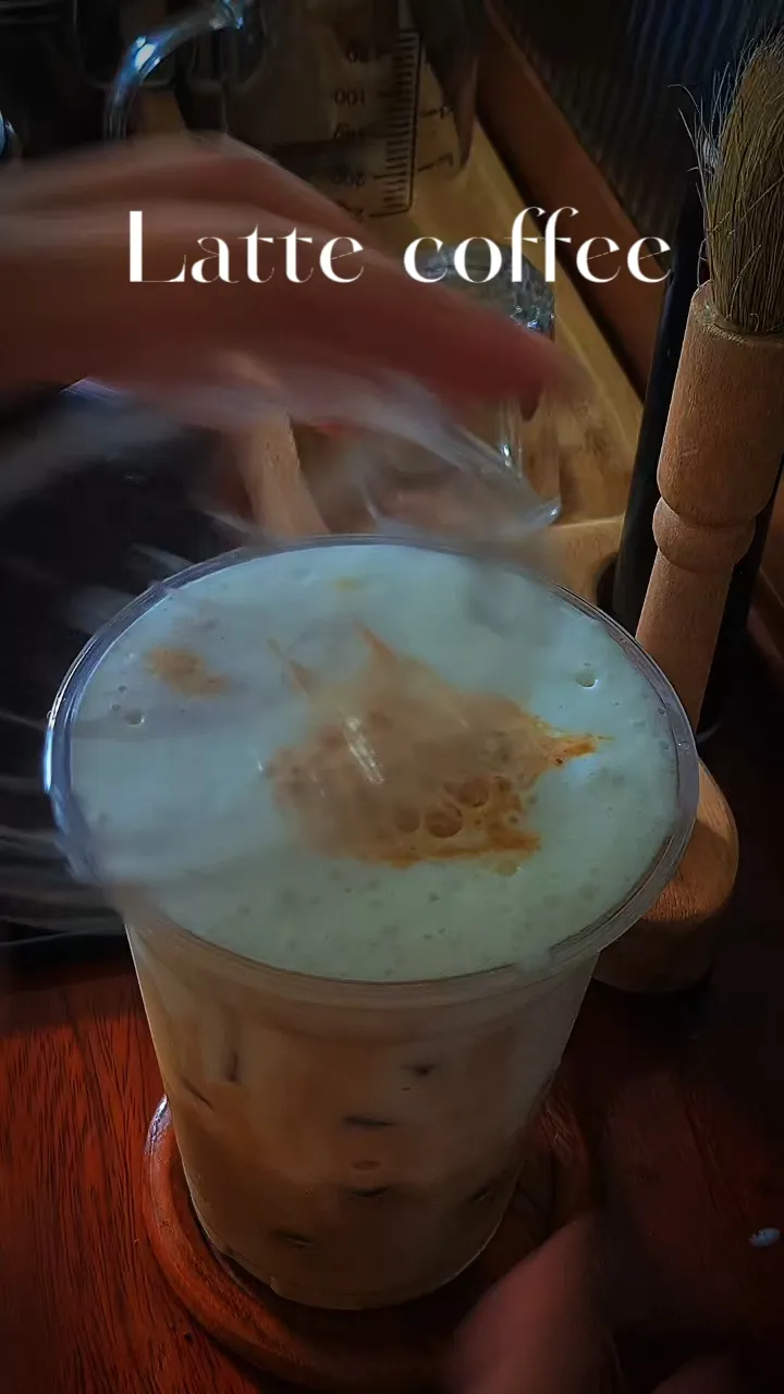 Latte coffee☕️ | วิดีโอที่เผยแพร่โดย บ้านติดสวน🏡 | Lemon8